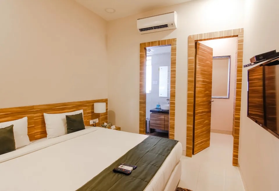 Salt Lake Palace Residency DL34 𝗕𝗢𝗢𝗞 Kolkata Villa