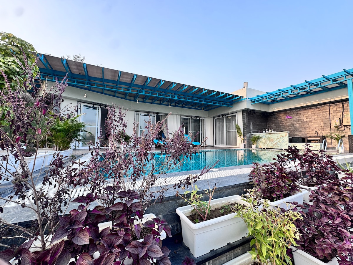 Moksha Farm Villa in Noida 𝗕𝗢𝗢𝗞 Noida Villa