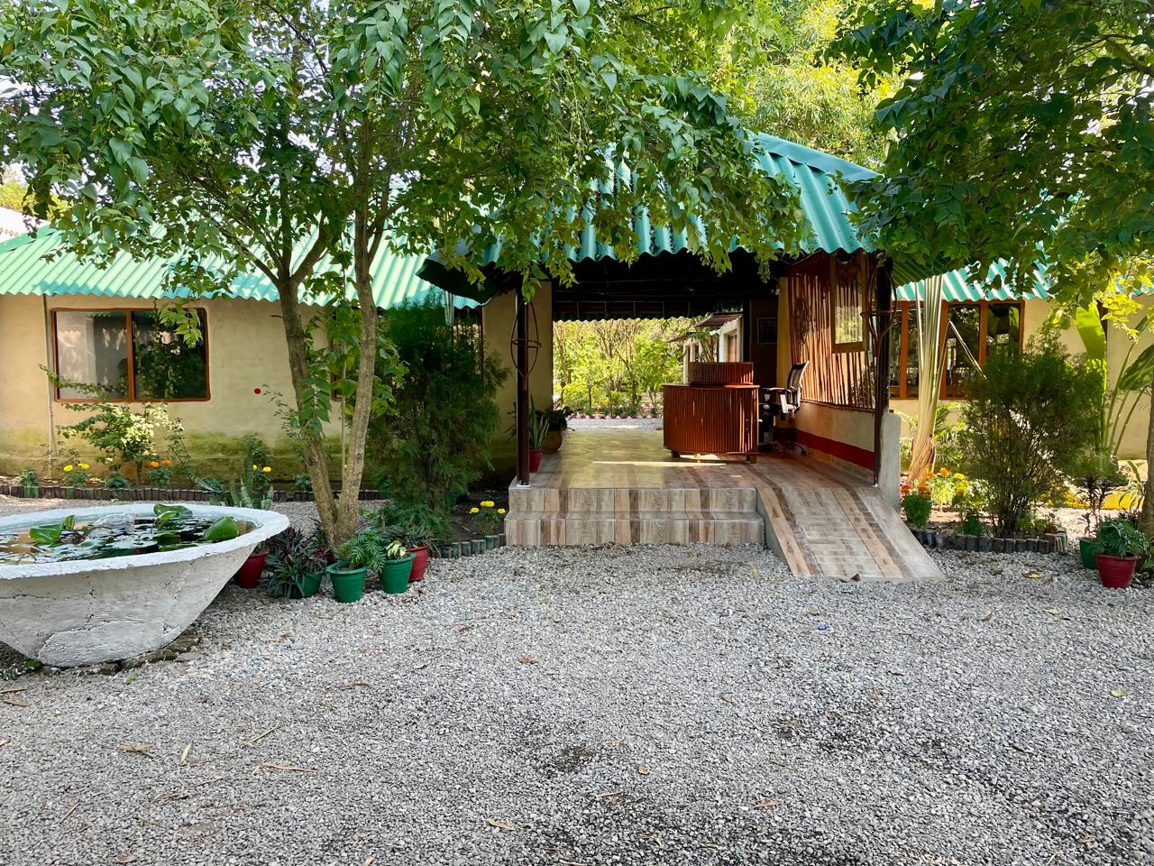 Earth Home Pilibhit 𝗕𝗢𝗢𝗞 Puranpur Guest House