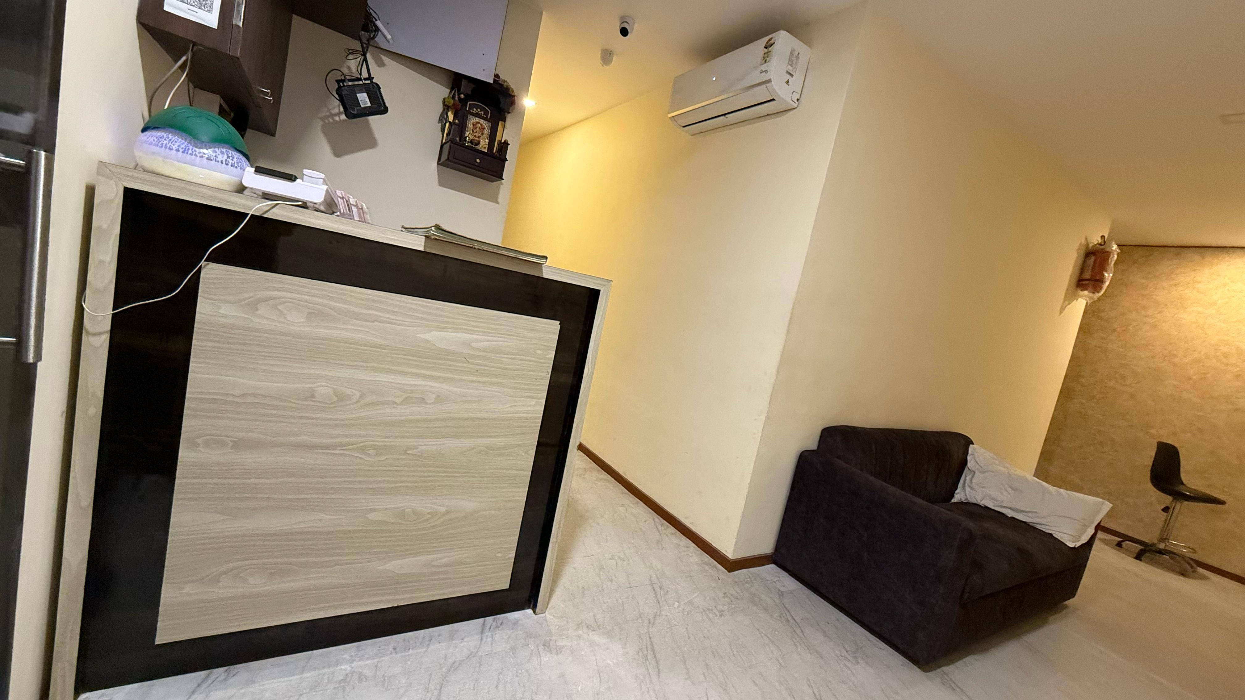 Hotel Marine Line 𝗕𝗢𝗢𝗞 Mumbai Hotel