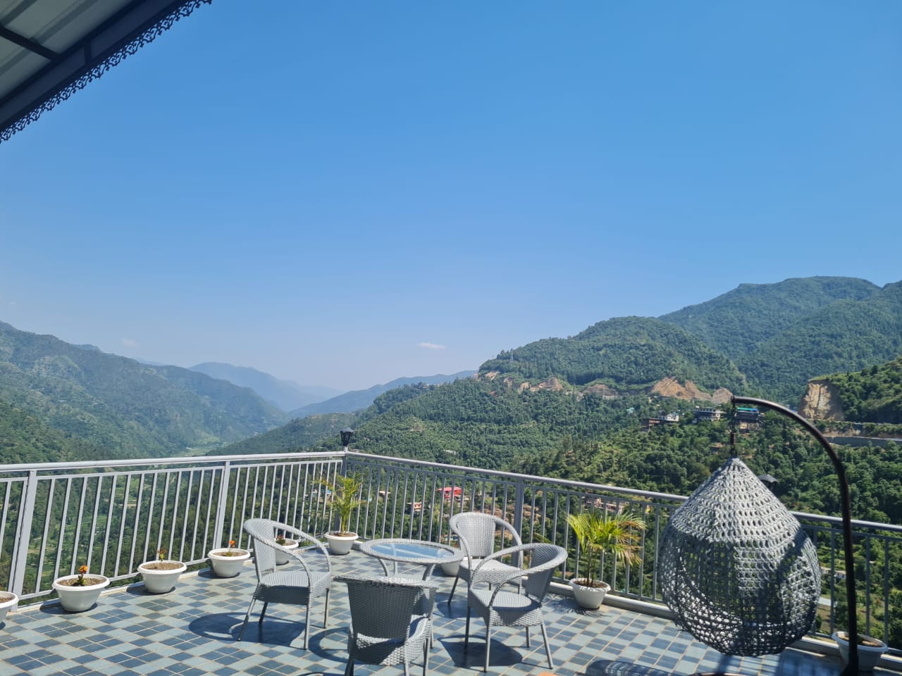 Mount heaven 𝗕𝗢𝗢𝗞 Kandaghat Hotel