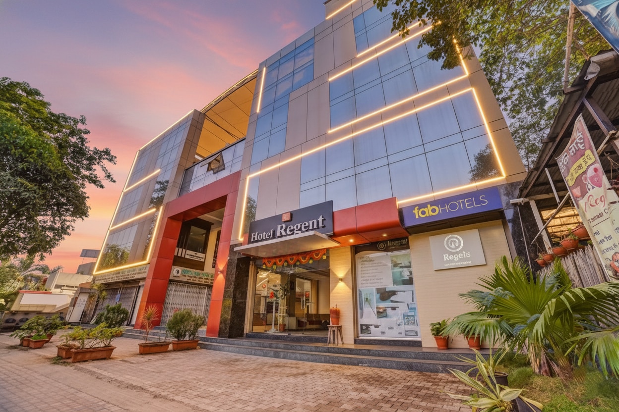 FabHotel Regent Inn - Nr. SkyWalk Bridge 𝗕𝗢𝗢𝗞 Pune Hotel