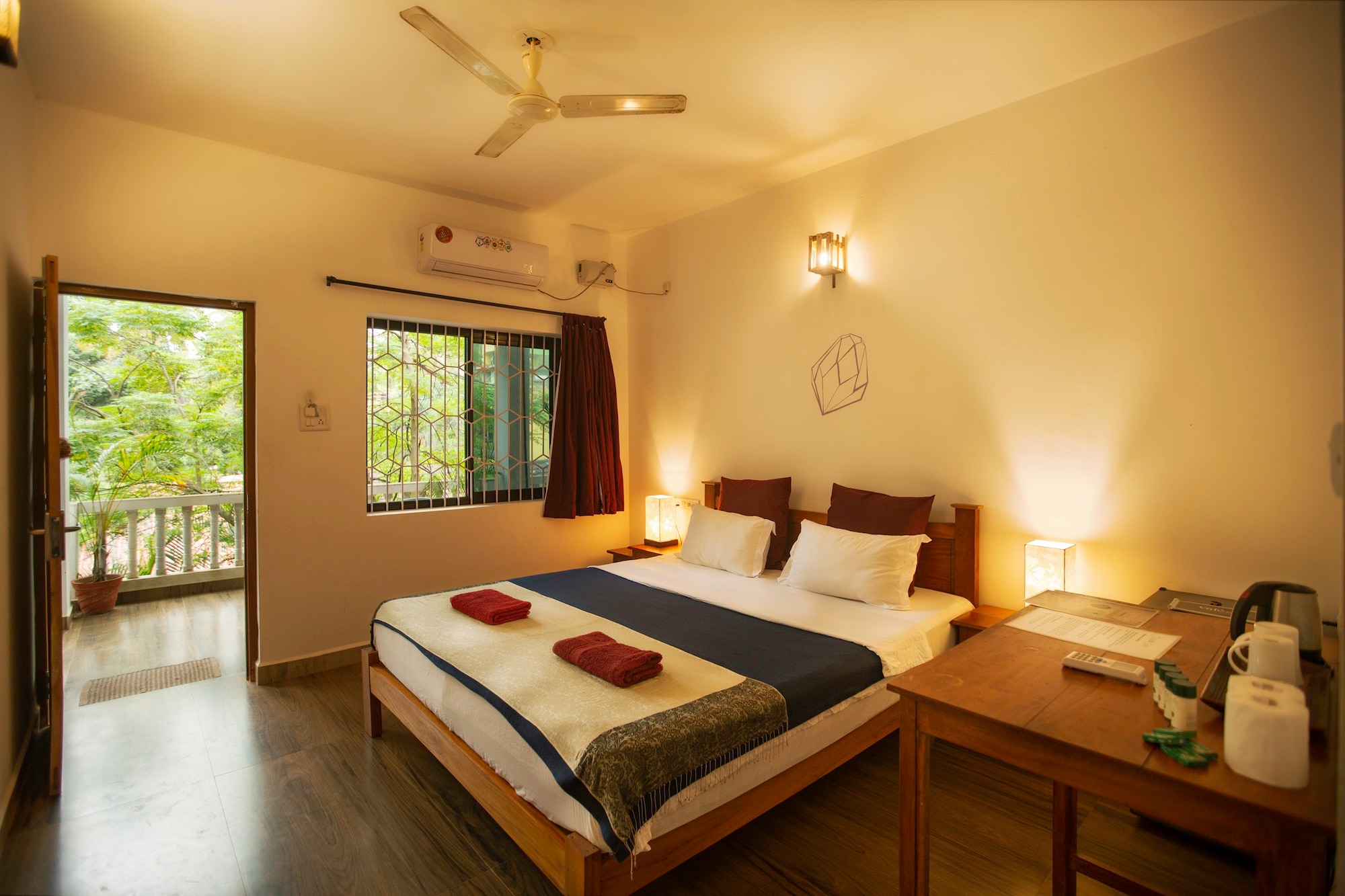 Crystal Goa | Rooms & Free Wi-Fi 𝗕𝗢𝗢𝗞 Goa Cottage