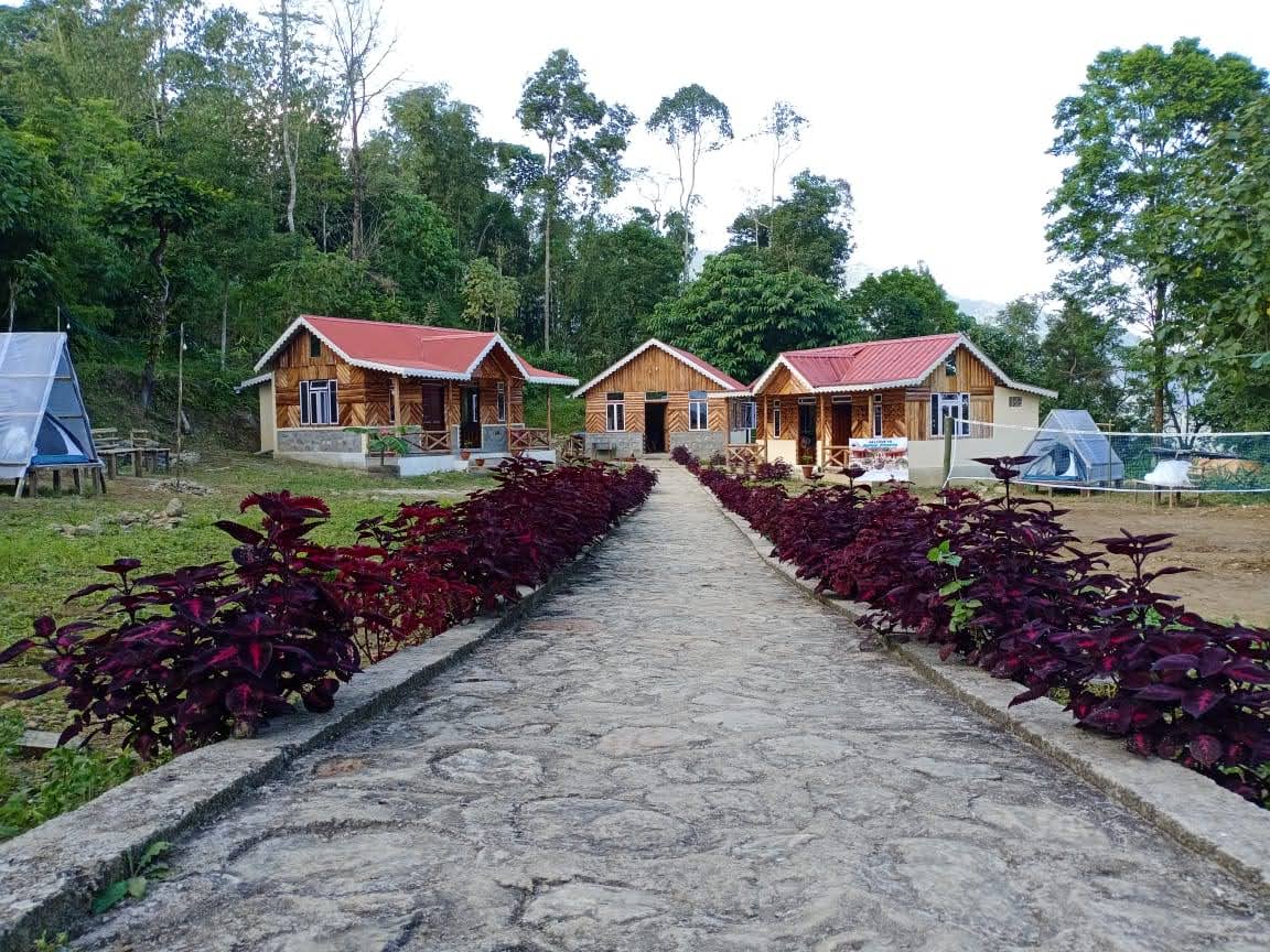 Addahut Farmstays Soureni 𝗕𝗢𝗢𝗞 Mirik Homestay