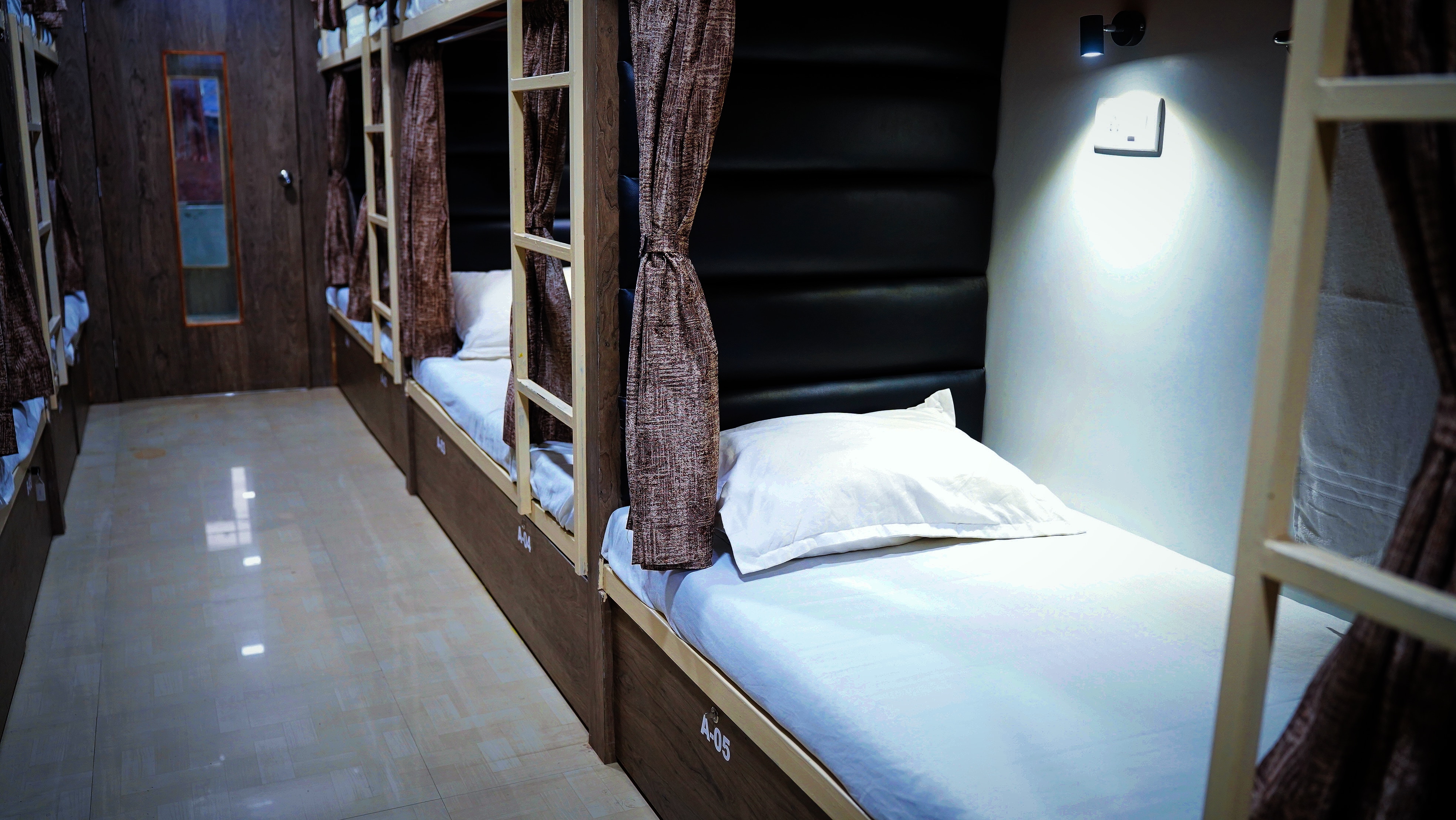 Dormitory World AC 24 Hours Hostel Mumbai - Reviews, Photos & Offer