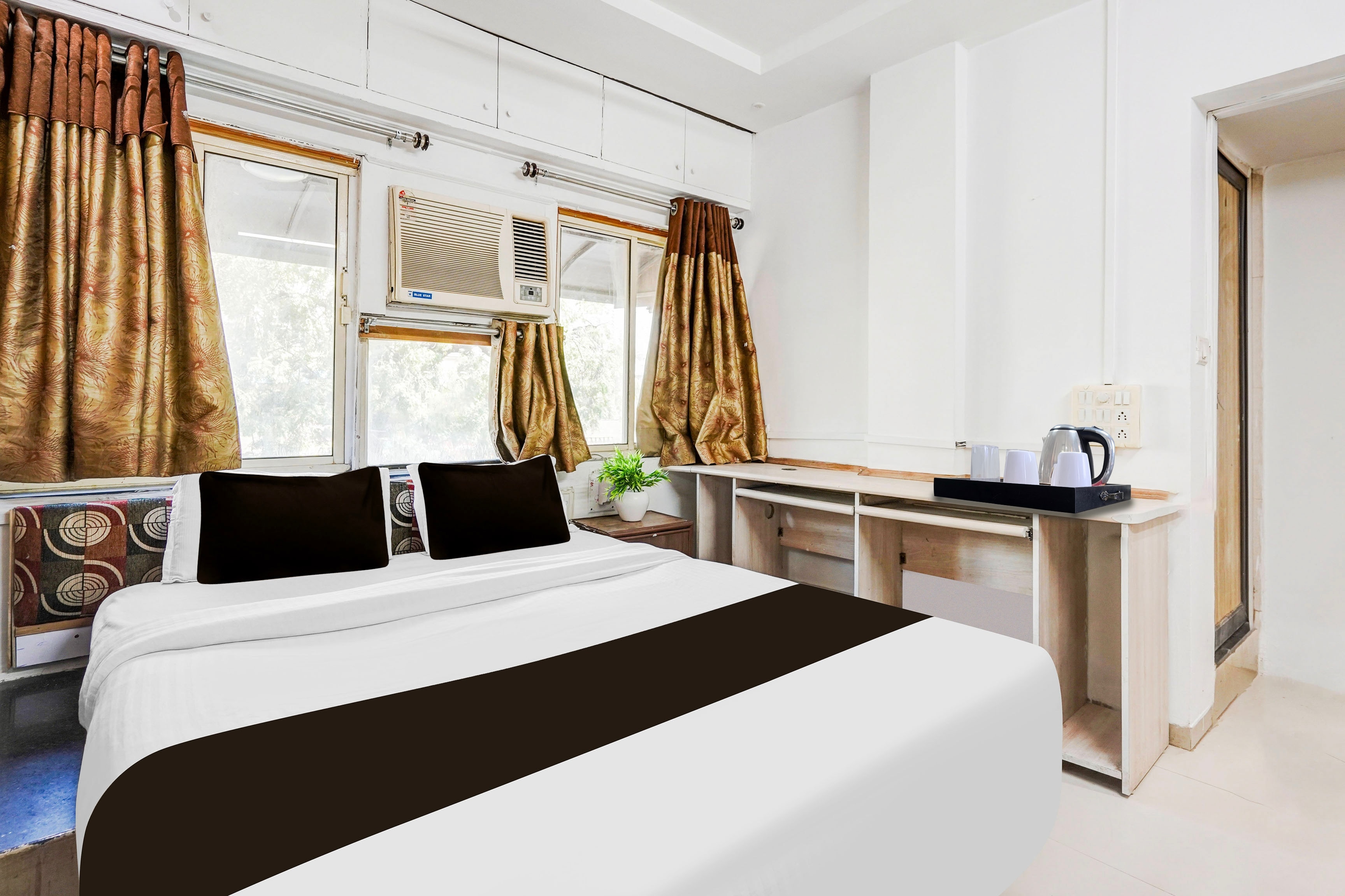 Collection O Maninagar East Formerly Maninagar Residency Hotel ...
