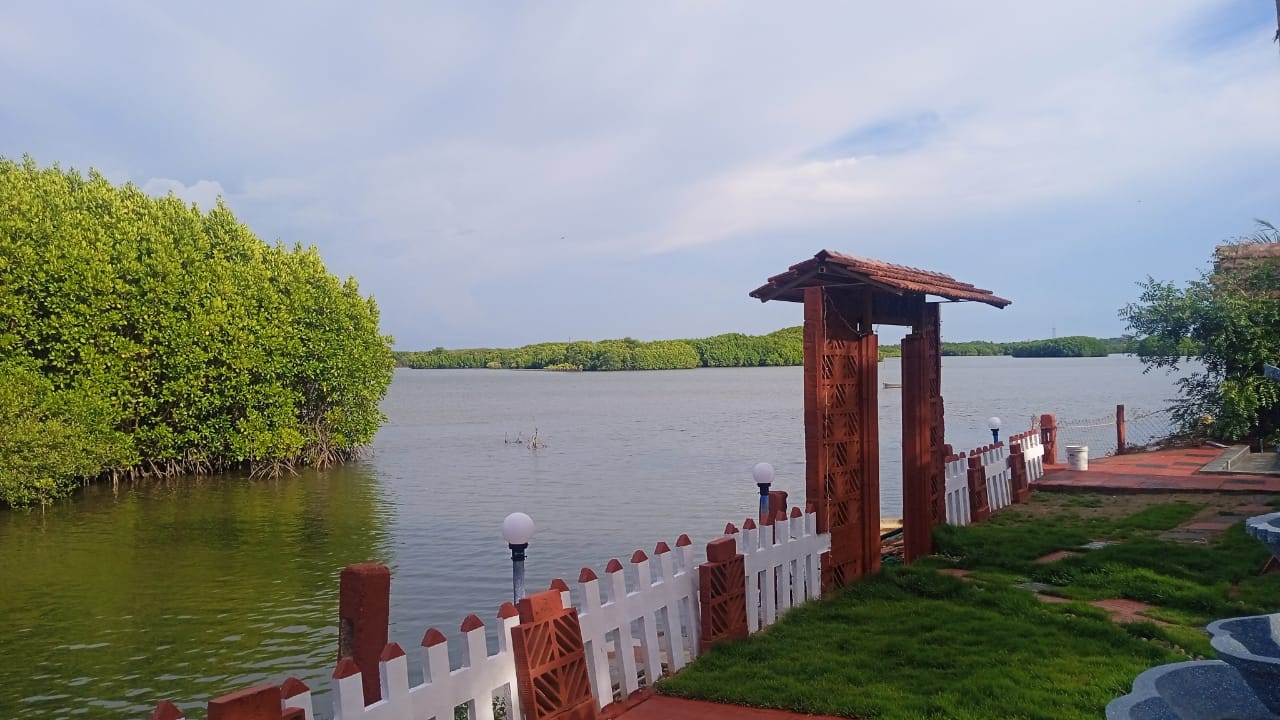 Amenities of River Lounge Resort