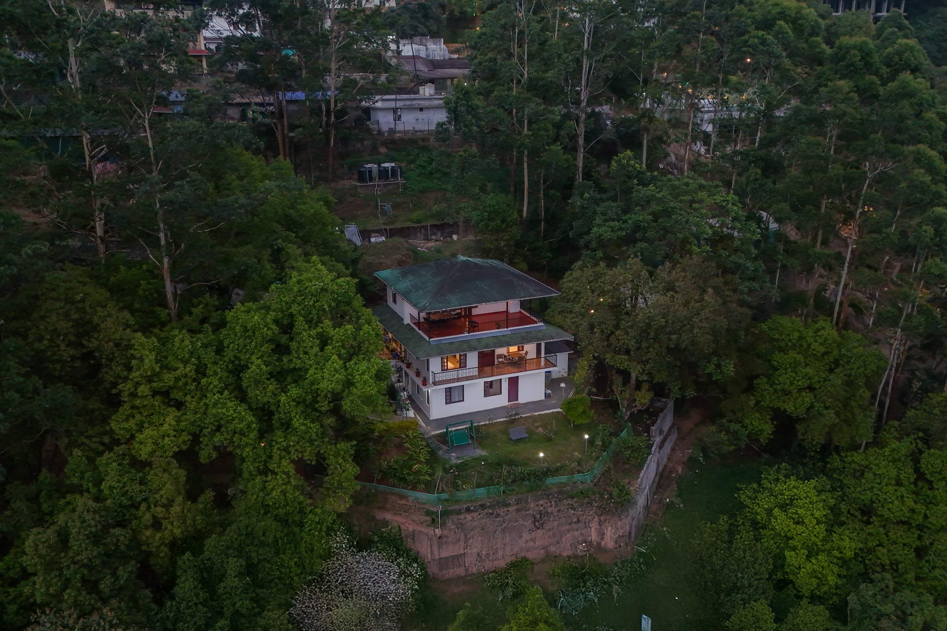 StayVista at Atrium @ Vale Echoes 𝗕𝗢𝗢𝗞 Munnar Villa