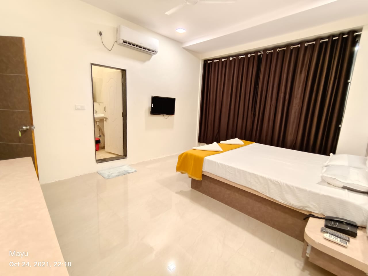 Trimurti Deluxe Lodging 𝗕𝗢𝗢𝗞 Pandharpur Hotel