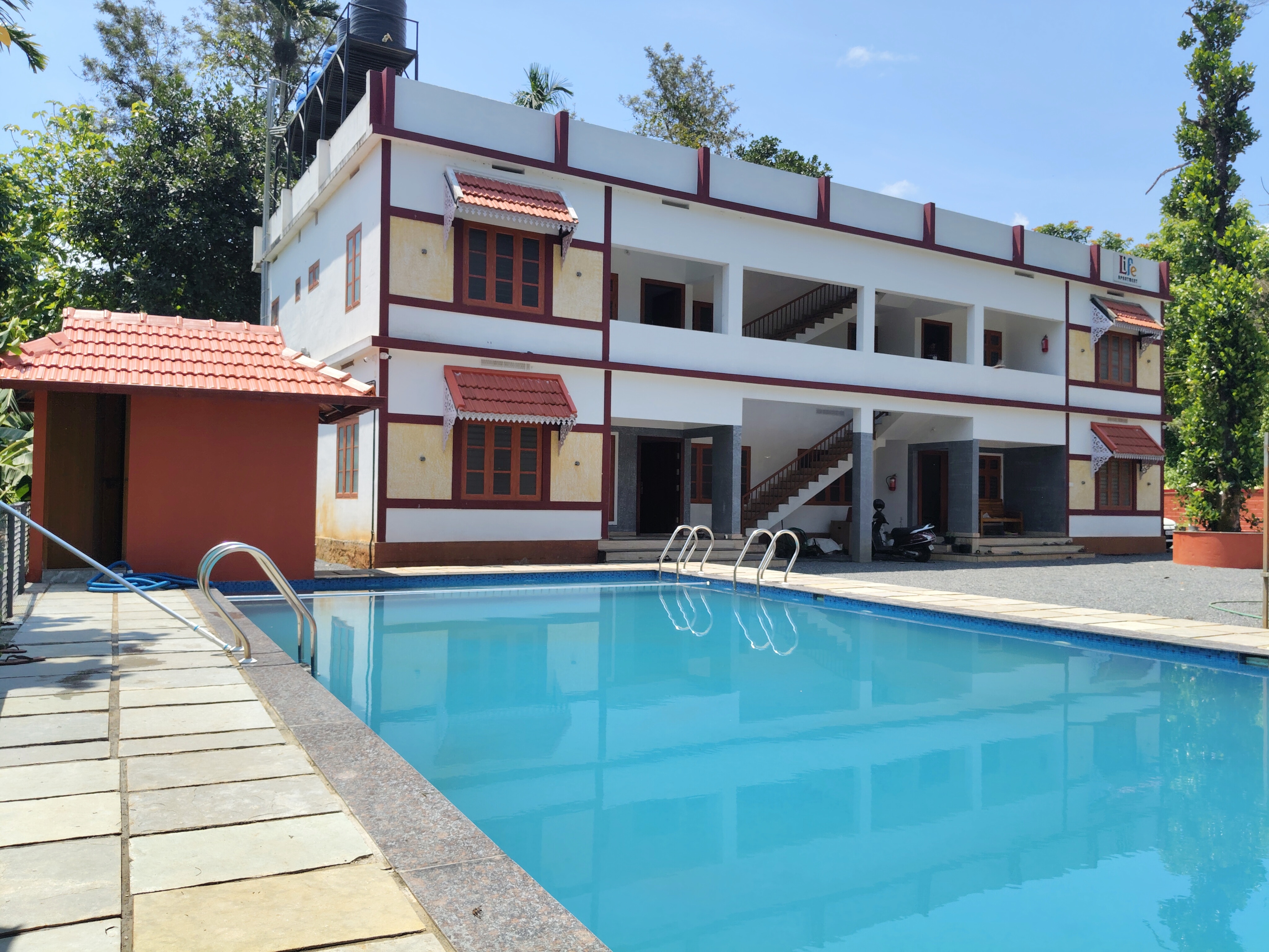 Empire Life Pool Villa 𝗕𝗢𝗢𝗞 Wayanad Apartment