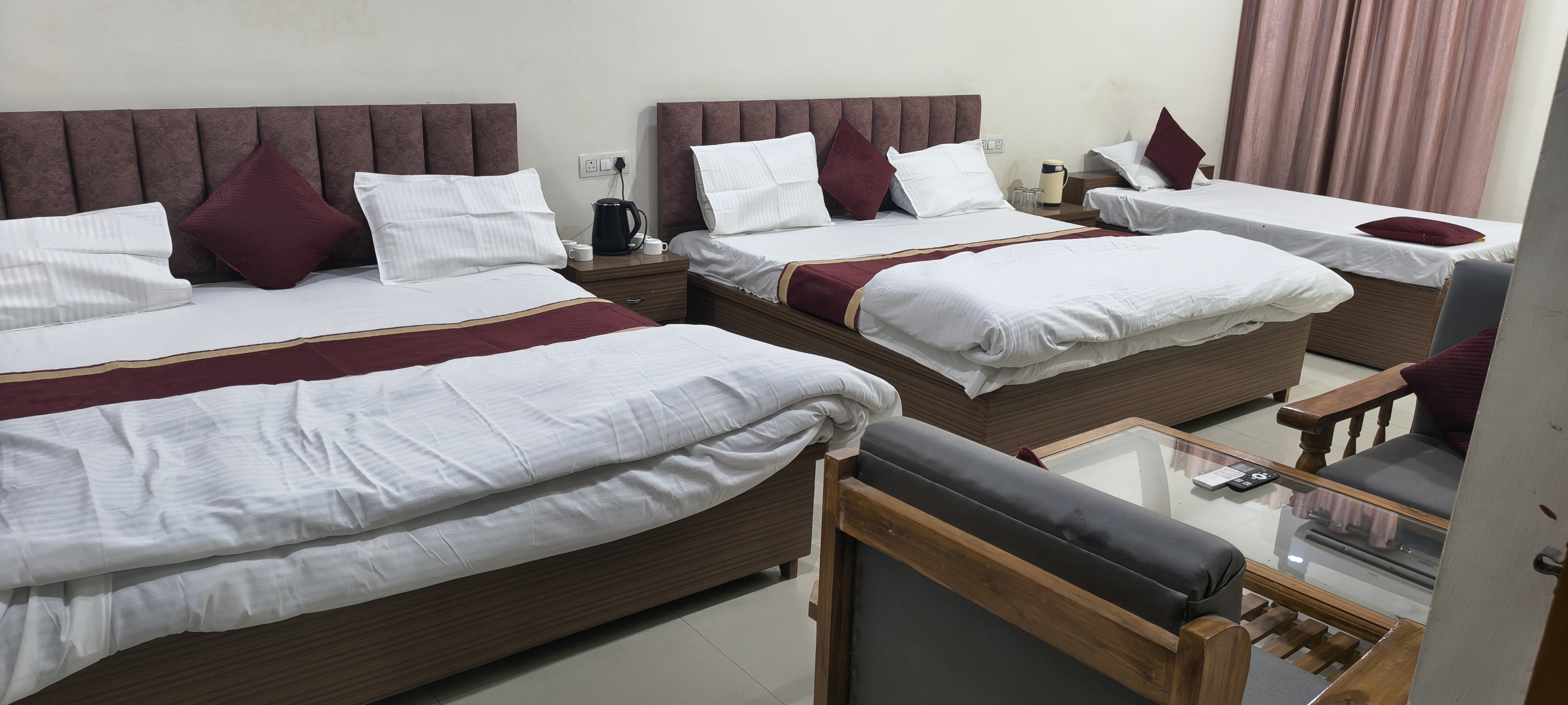 Hotel Shree Rajendra Inn (Ram Temple View) 𝗕𝗢𝗢𝗞 Ayodhya Hotel