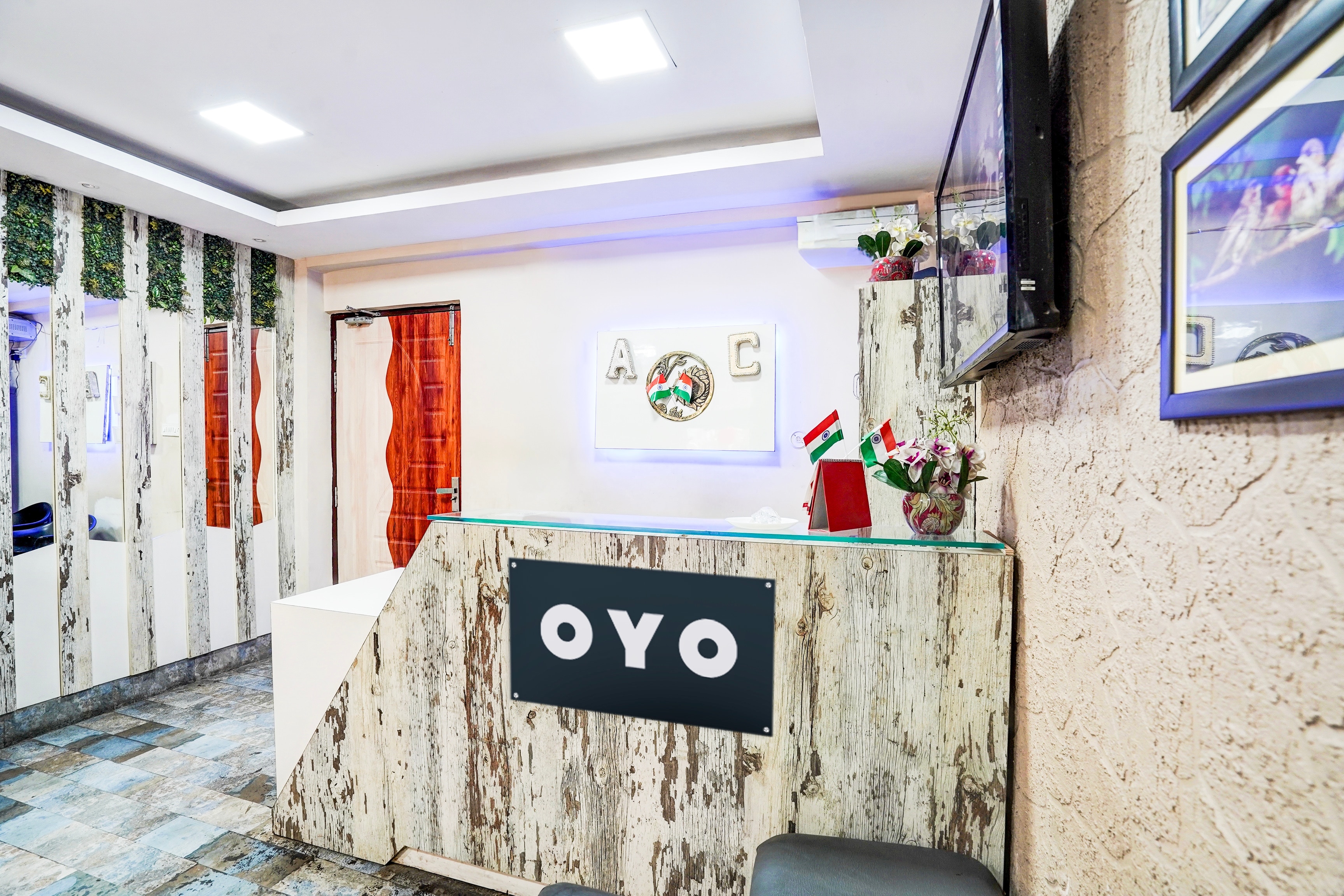Hotel O Awadh Court 𝗕𝗢𝗢𝗞 Lucknow Hotel