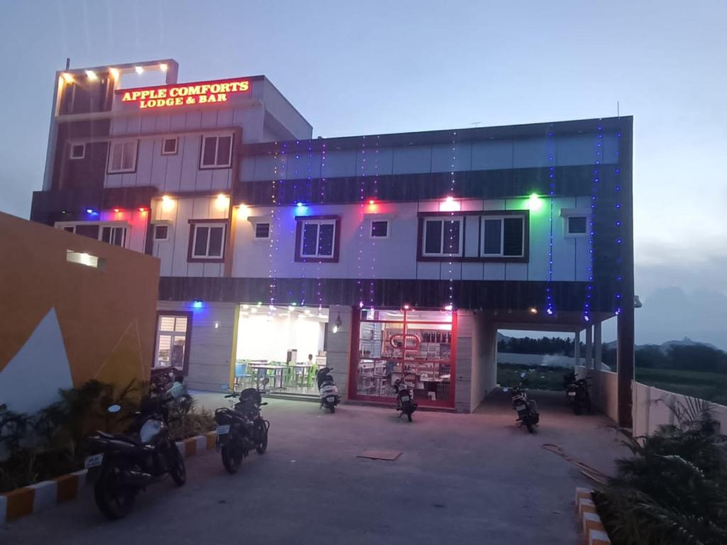 Apple comfort 𝗕𝗢𝗢𝗞 Koratagere Homestay