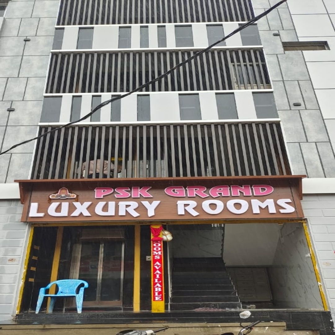 PSK GRAND LUXURY ROOMS 𝗕𝗢𝗢𝗞 Nellore Hotel