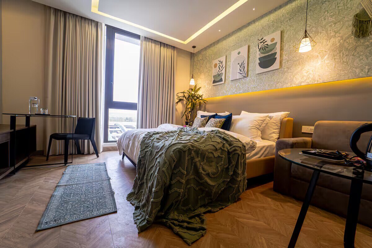 Amenities of Cozy Studio by Miraki Netflix Lavish Bath