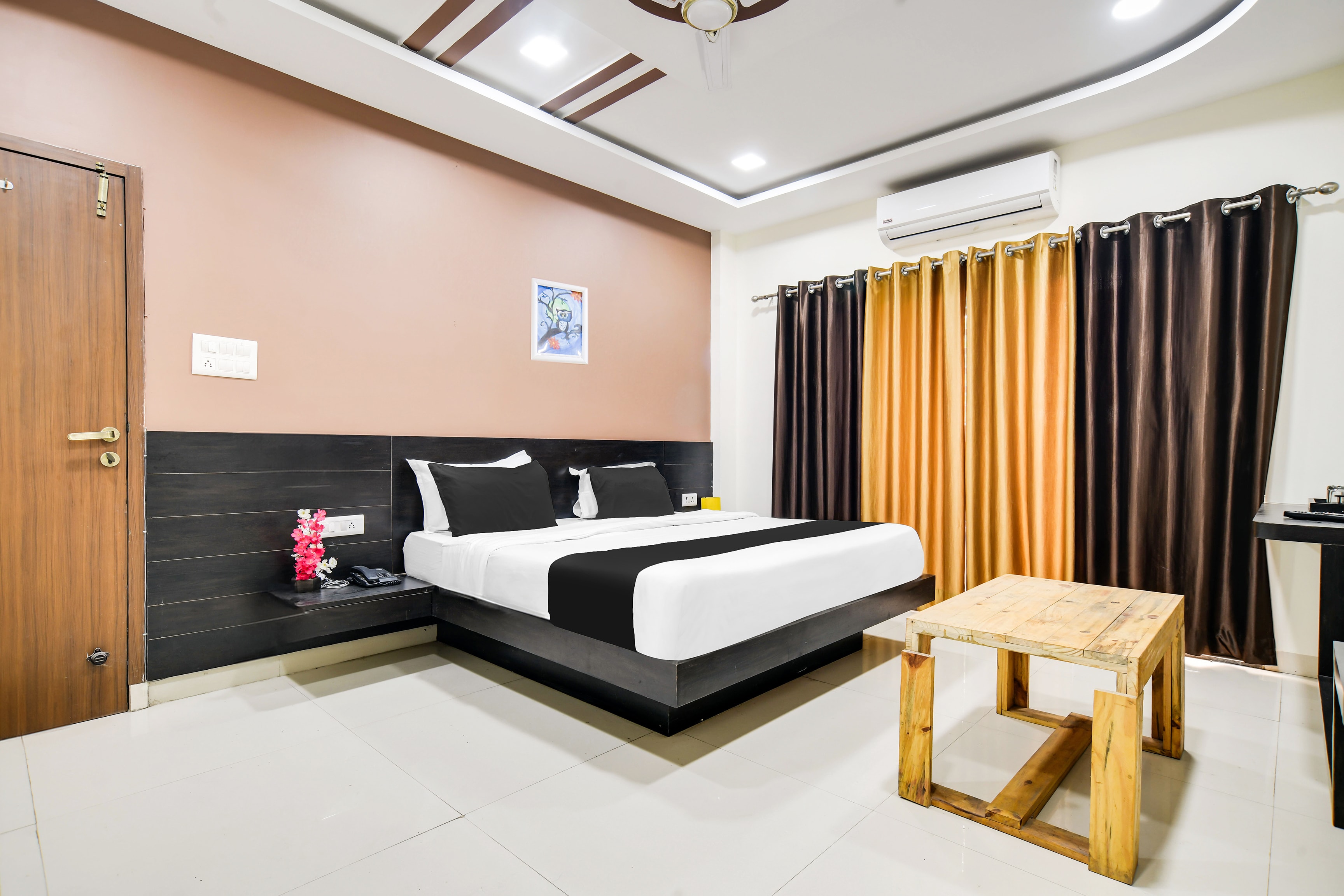 Super Collection O Indore Near Omax City 1 𝗕𝗢𝗢𝗞 Indore Hotel