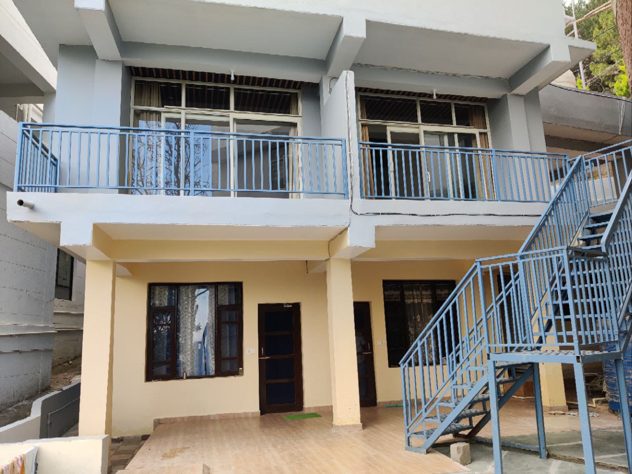 MD Hills Homestay 𝗕𝗢𝗢𝗞 Kasauli Apartment