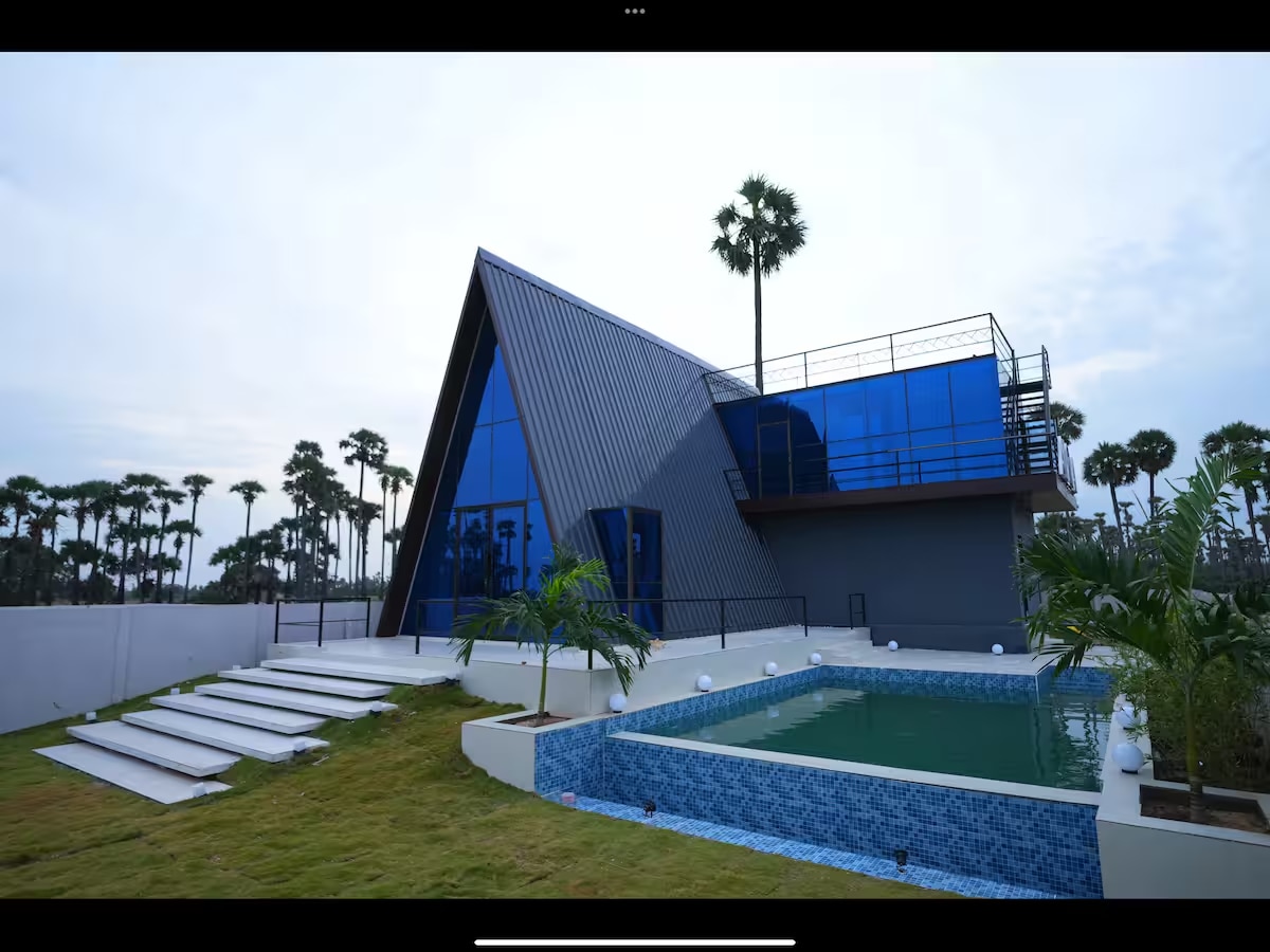 Aura Villa. 𝗕𝗢𝗢𝗞 Chirala Villa