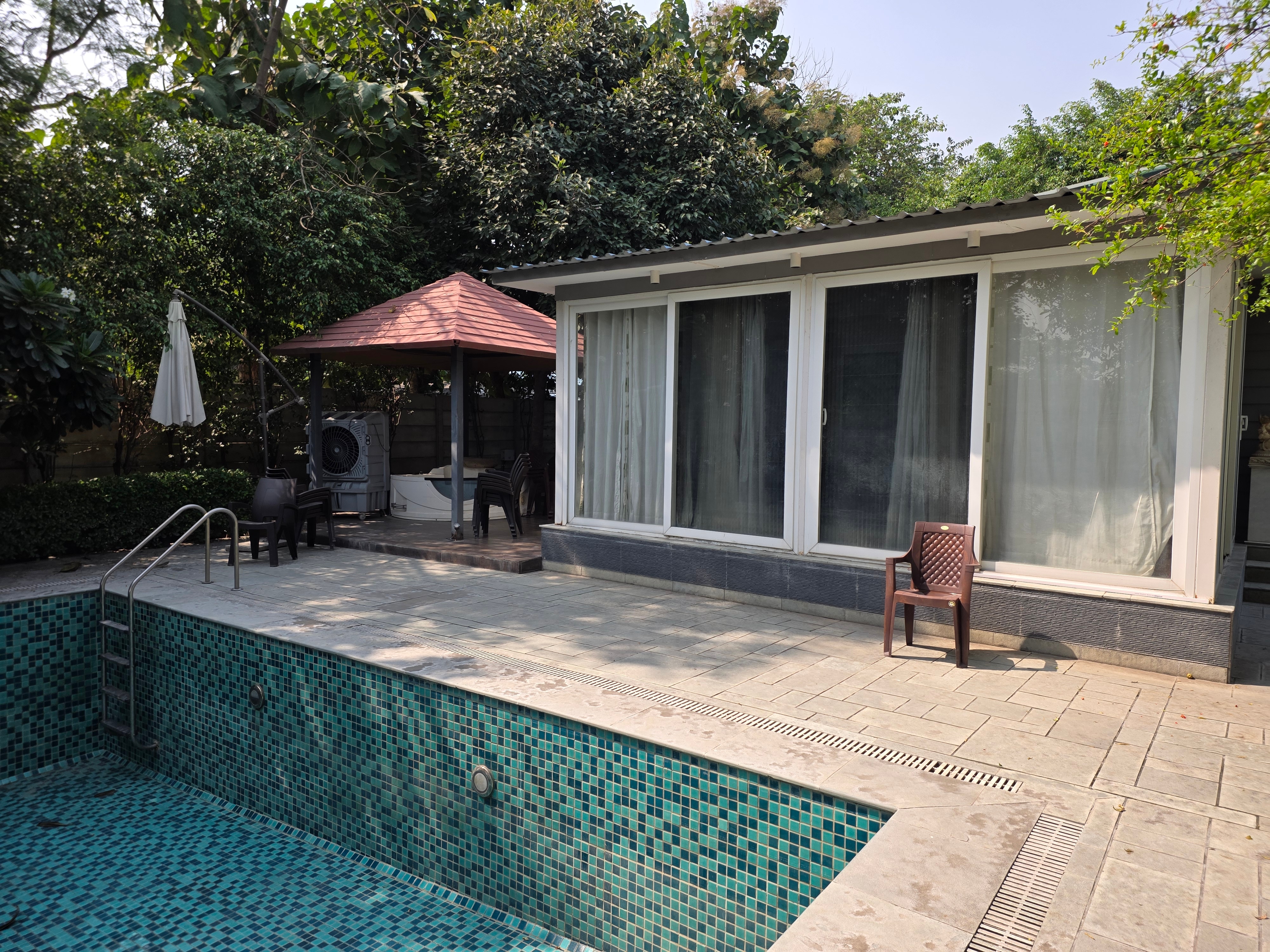 The Bollywood Farm with Pool and Beautiful Lawn Villa Noida - Reviews ...