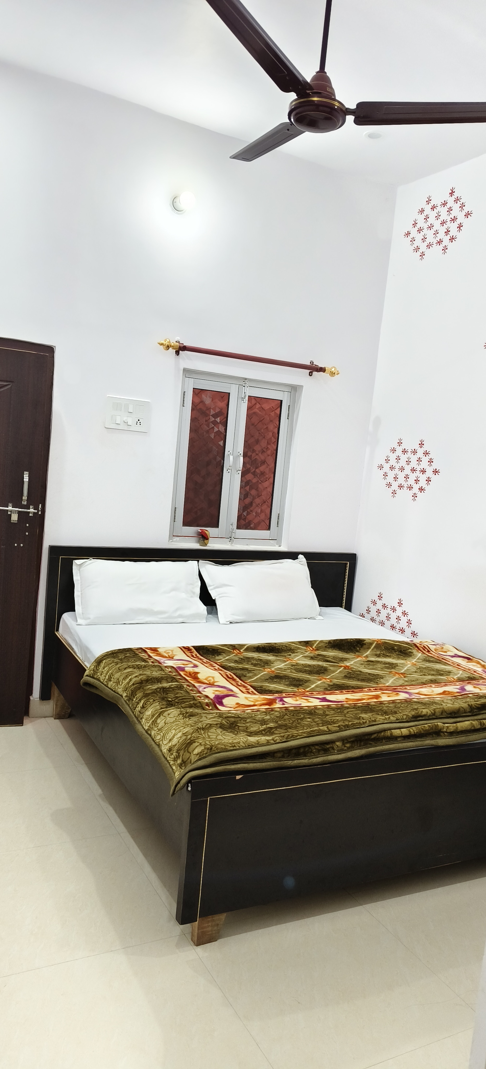 Maa kaushalya Guest House in Ayodhya 𝗕𝗢𝗢𝗞 Ayodhya Homestay