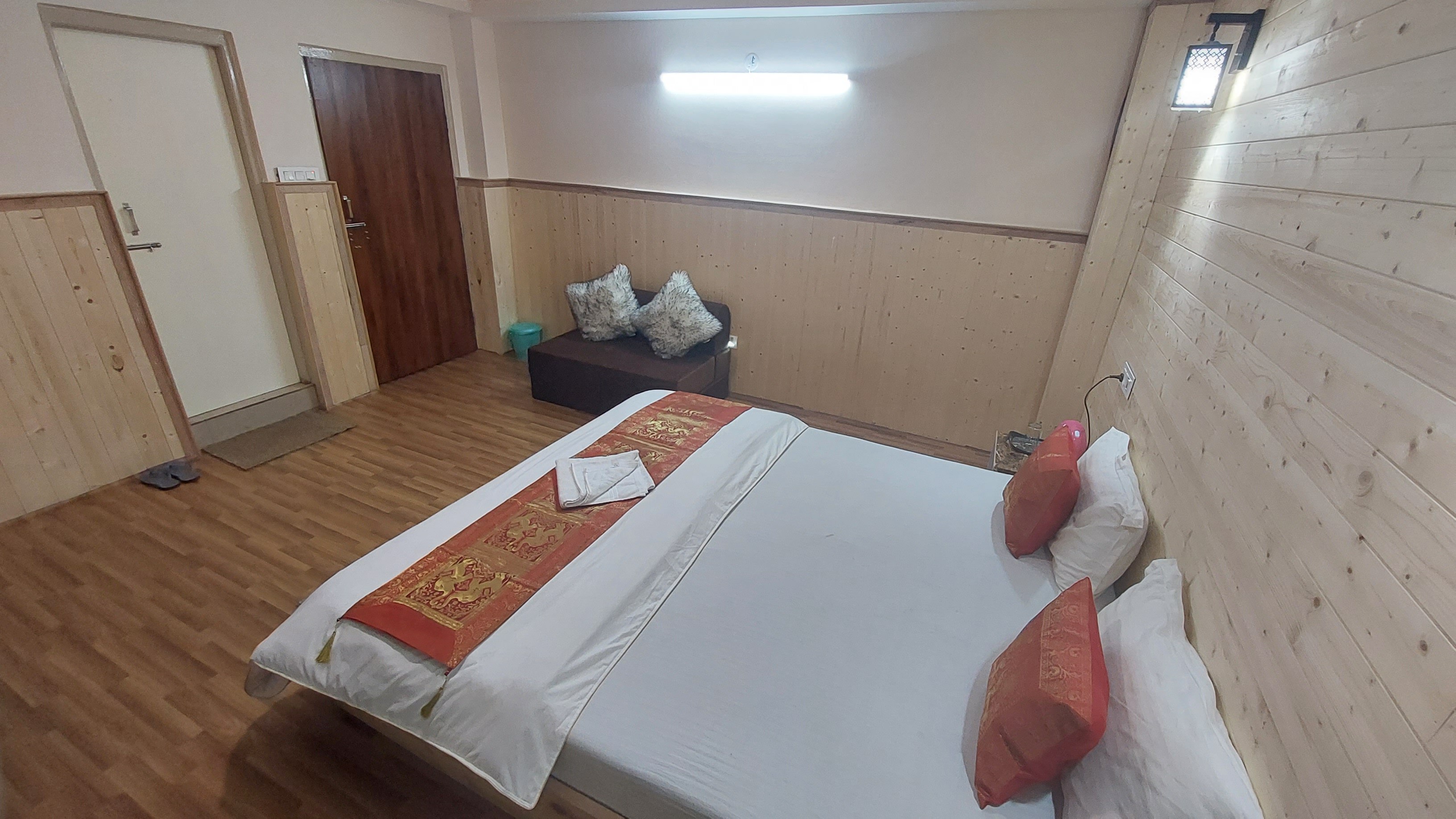 Royal Avalanche Retreat Hotel Lachen - Reviews, Photos & Offer