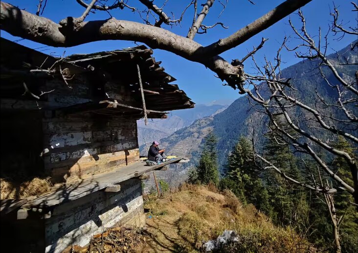Khwaab The Snow Cabin Lushal 𝗕𝗢𝗢𝗞 Jibhi Cottage