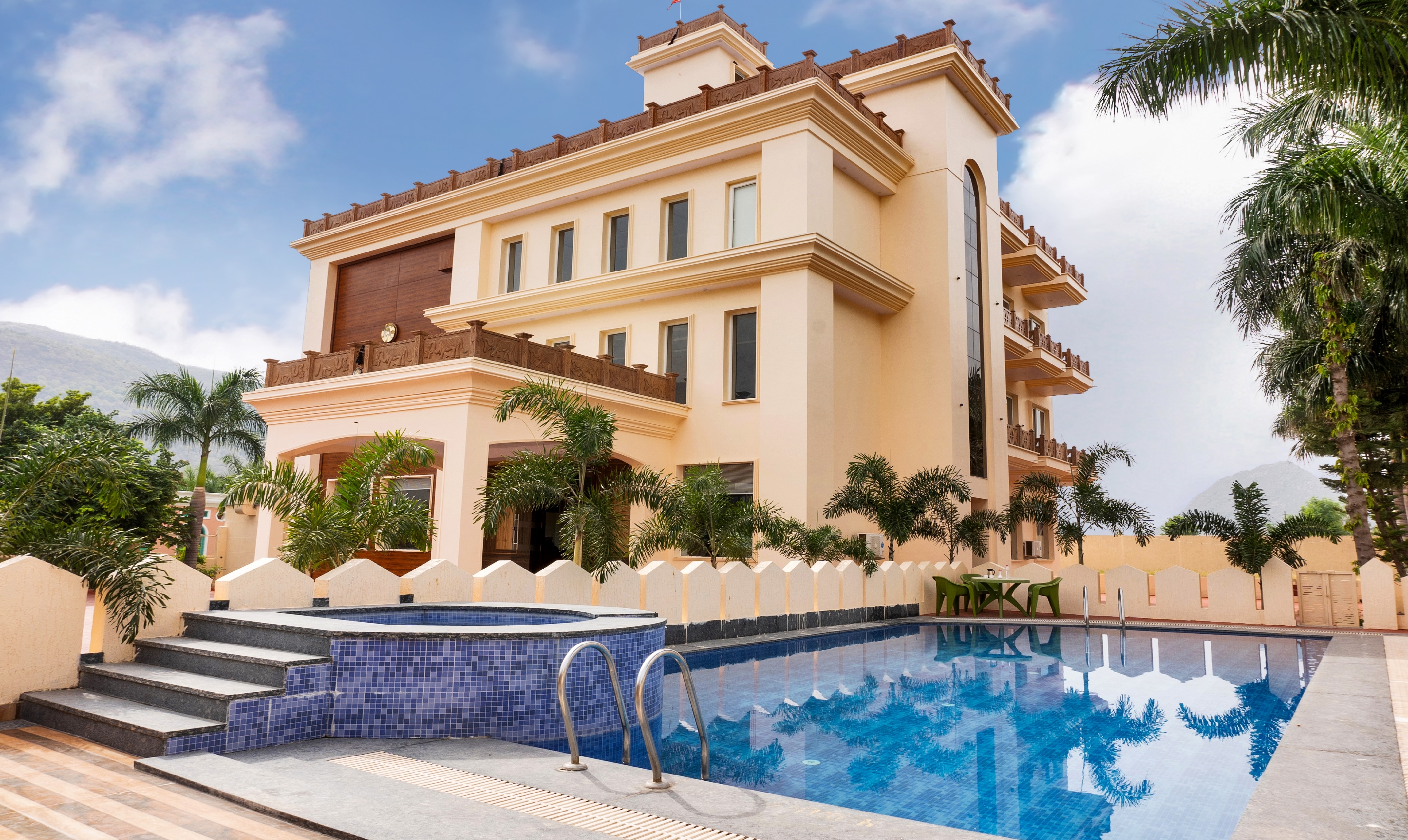 Treebo Premium Royal Amar With Mountain View and Swimming Pool 𝗕𝗢𝗢𝗞 ...