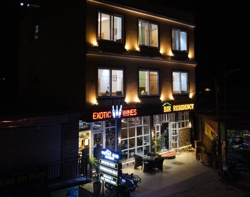 Hotel Bir Residency 𝗕𝗢𝗢𝗞 Bir Billing Hotel