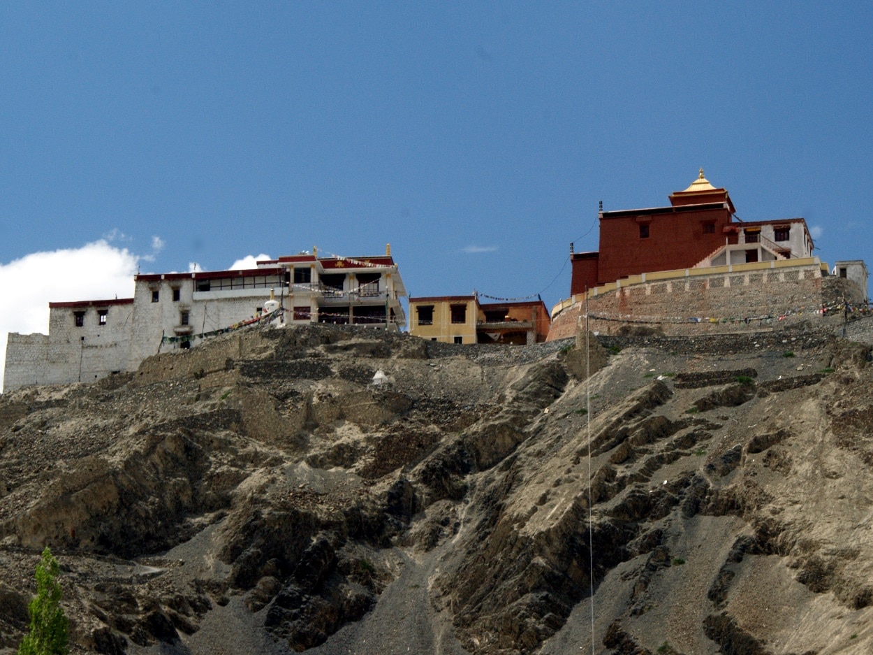 Gopa Residency Temisgam Village 𝗕𝗢𝗢𝗞 Khalsi Cottage