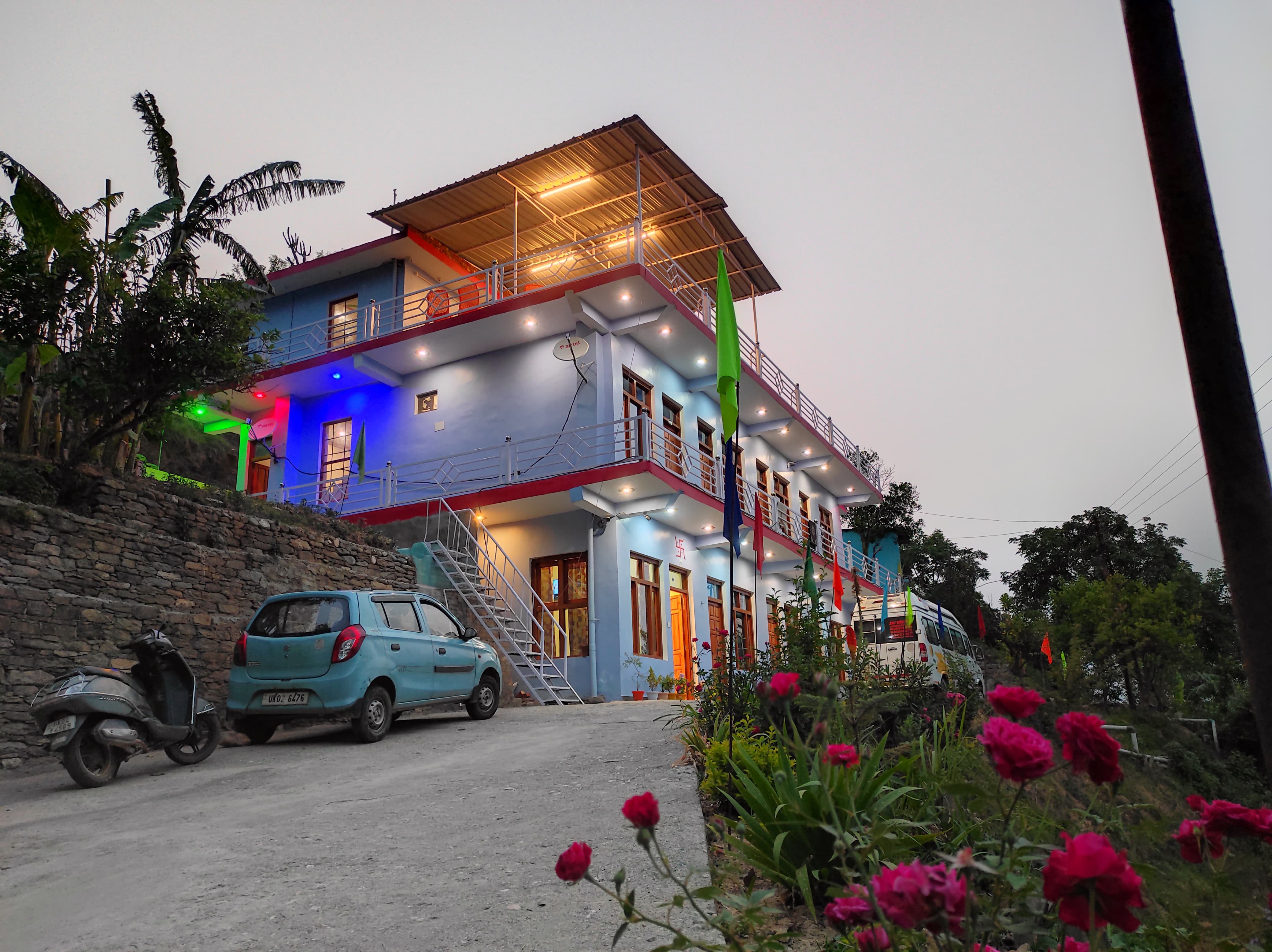 Radha Gopal Royal Kausani 𝗕𝗢𝗢𝗞 Kausani Homestay