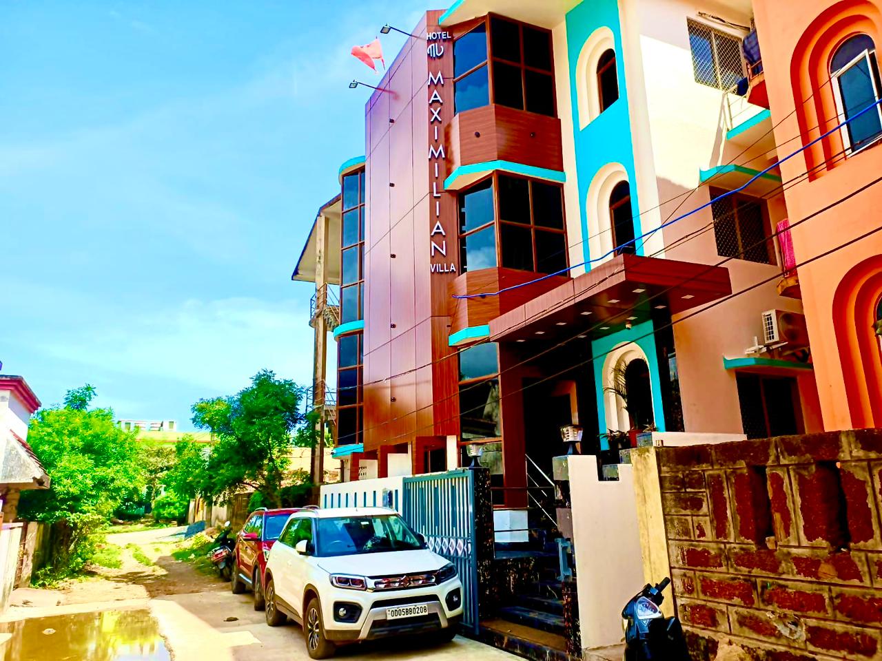 Hotel Maximilian Villa 𝗕𝗢𝗢𝗞 Puri Hotel