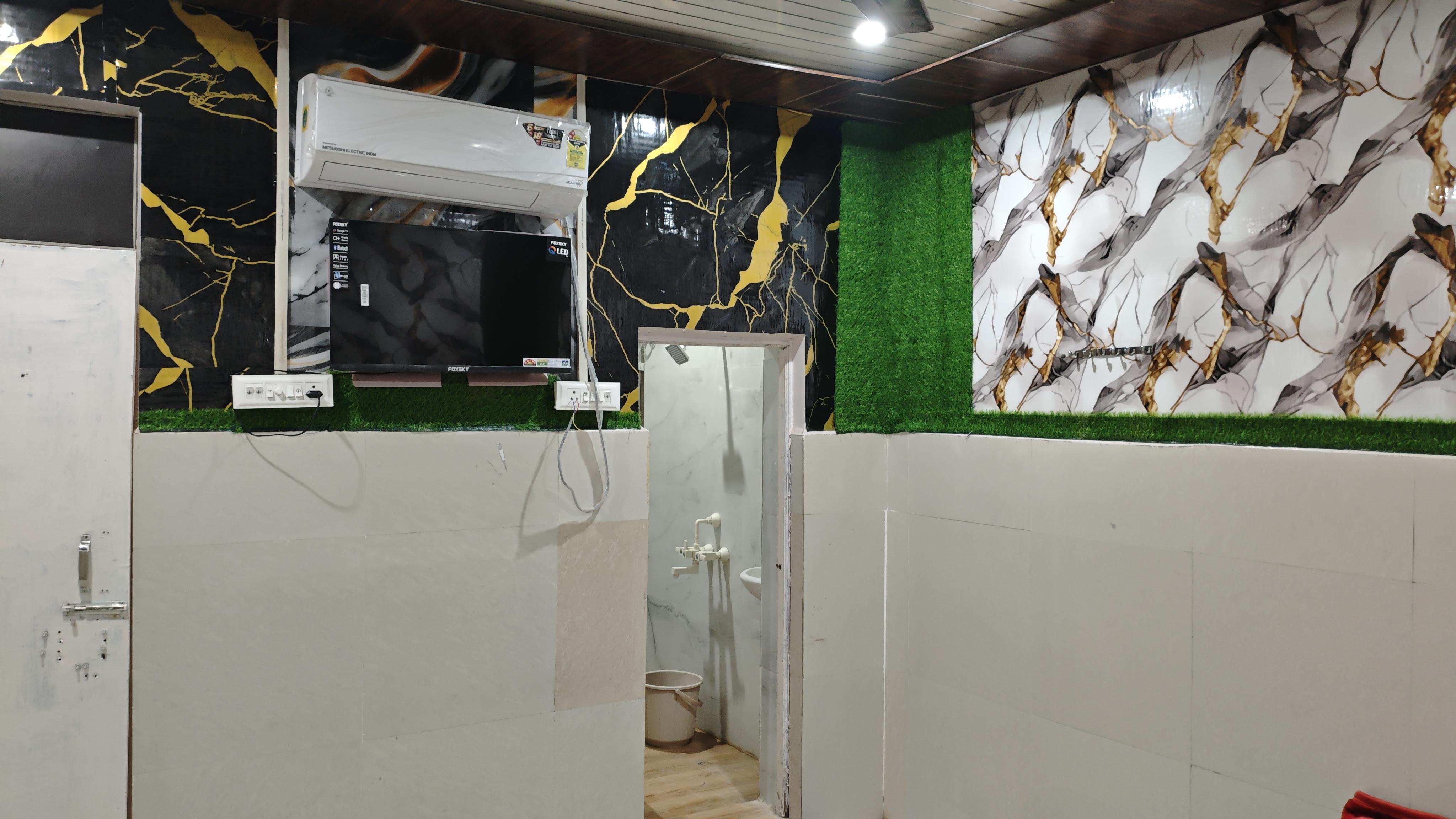 krishan kripa dham 𝗕𝗢𝗢𝗞 Vrindavan Guest House