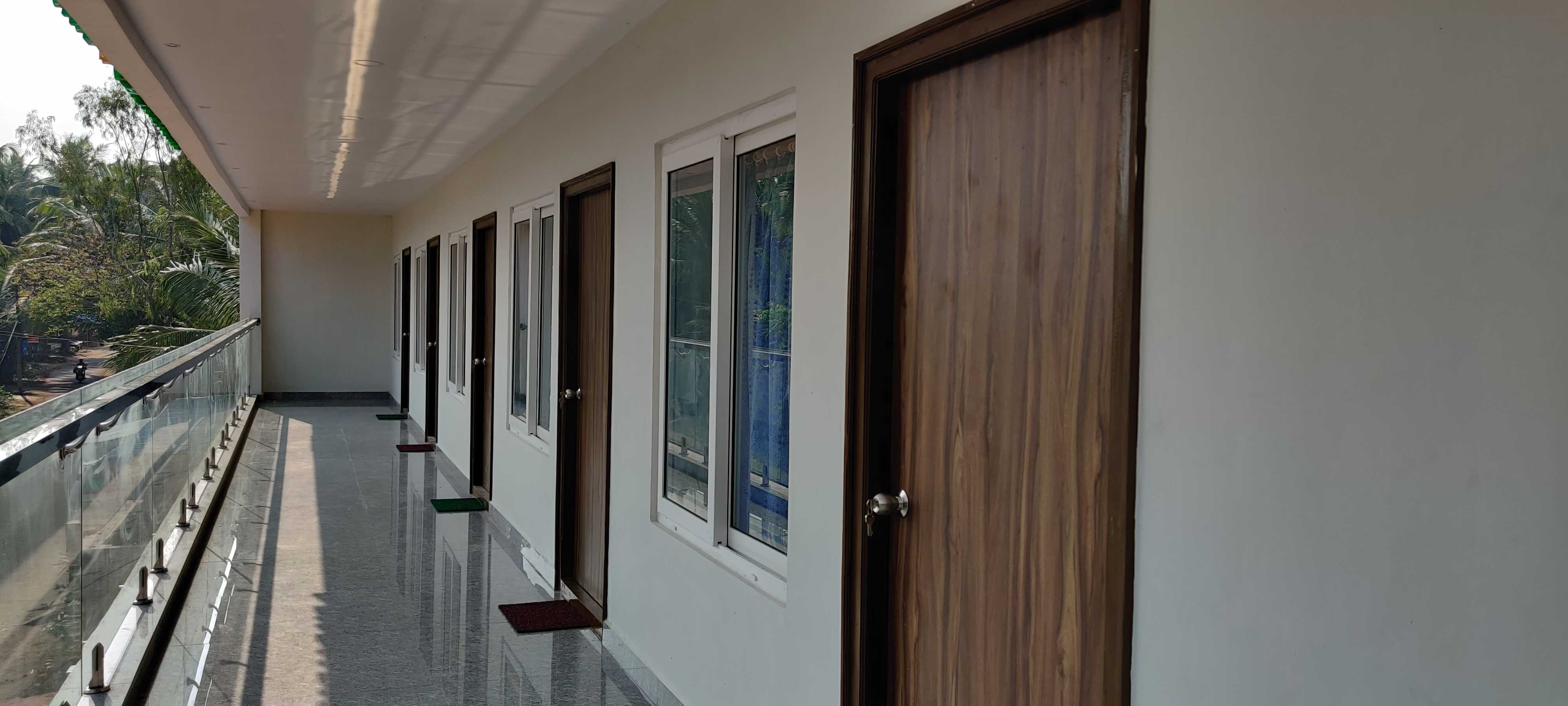 Hotel O V CONVENTION 𝗕𝗢𝗢𝗞 Razole Hotel