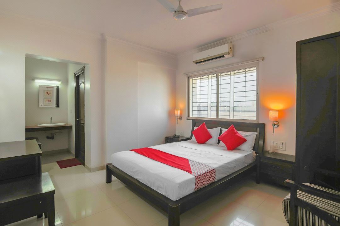 Mega Inn 𝗕𝗢𝗢𝗞 Hospet Hotel