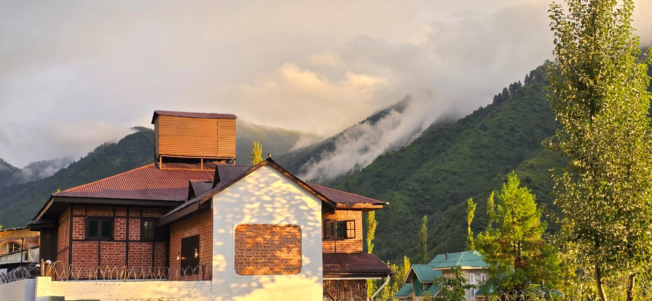 Ninive Nature, Nurture & Nirvana of the Wild 𝗕𝗢𝗢𝗞 Srinagar Hotel