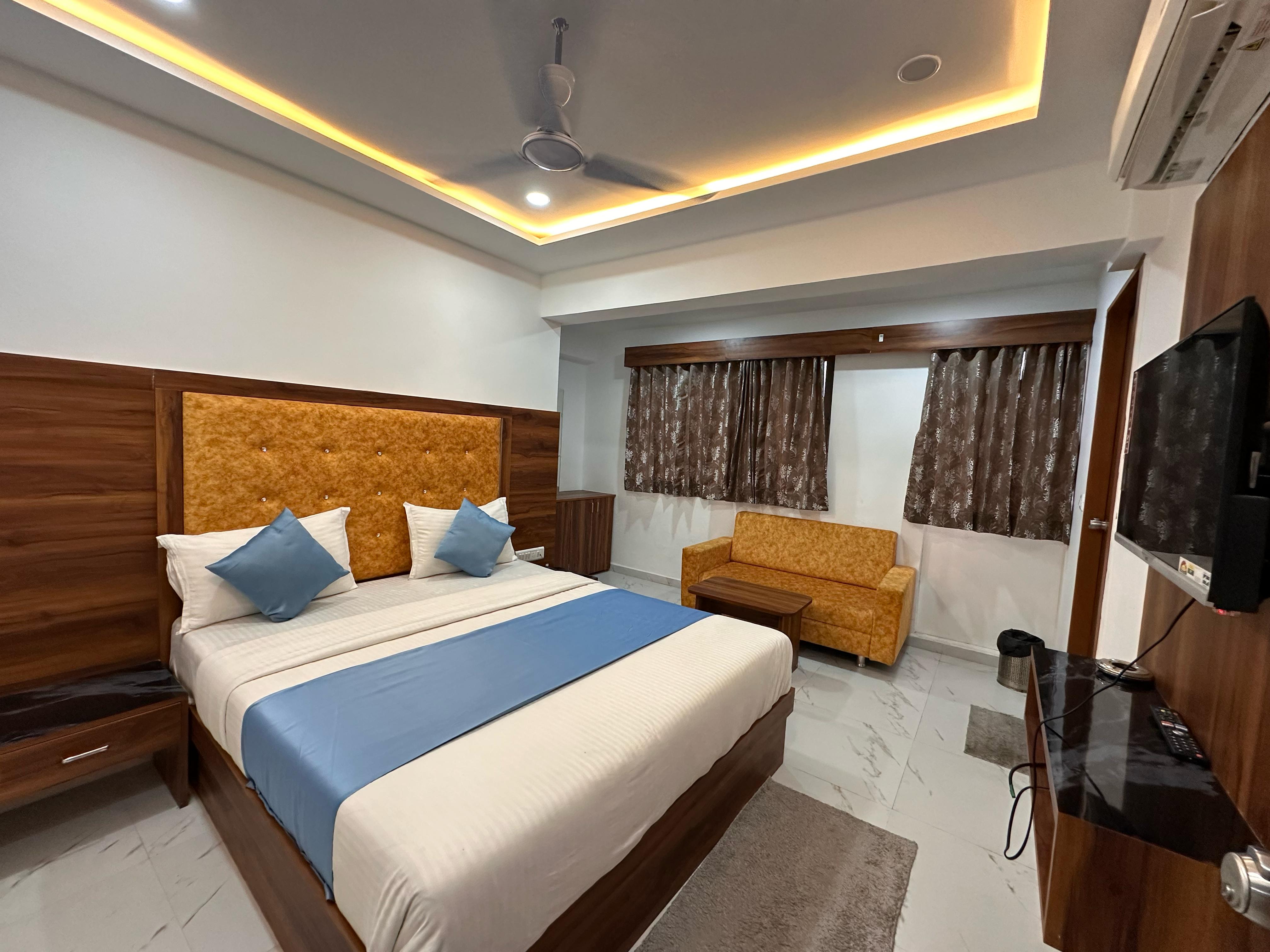 Hotel Haveli | Paldi 𝗕𝗢𝗢𝗞 Ahmedabad Apartment