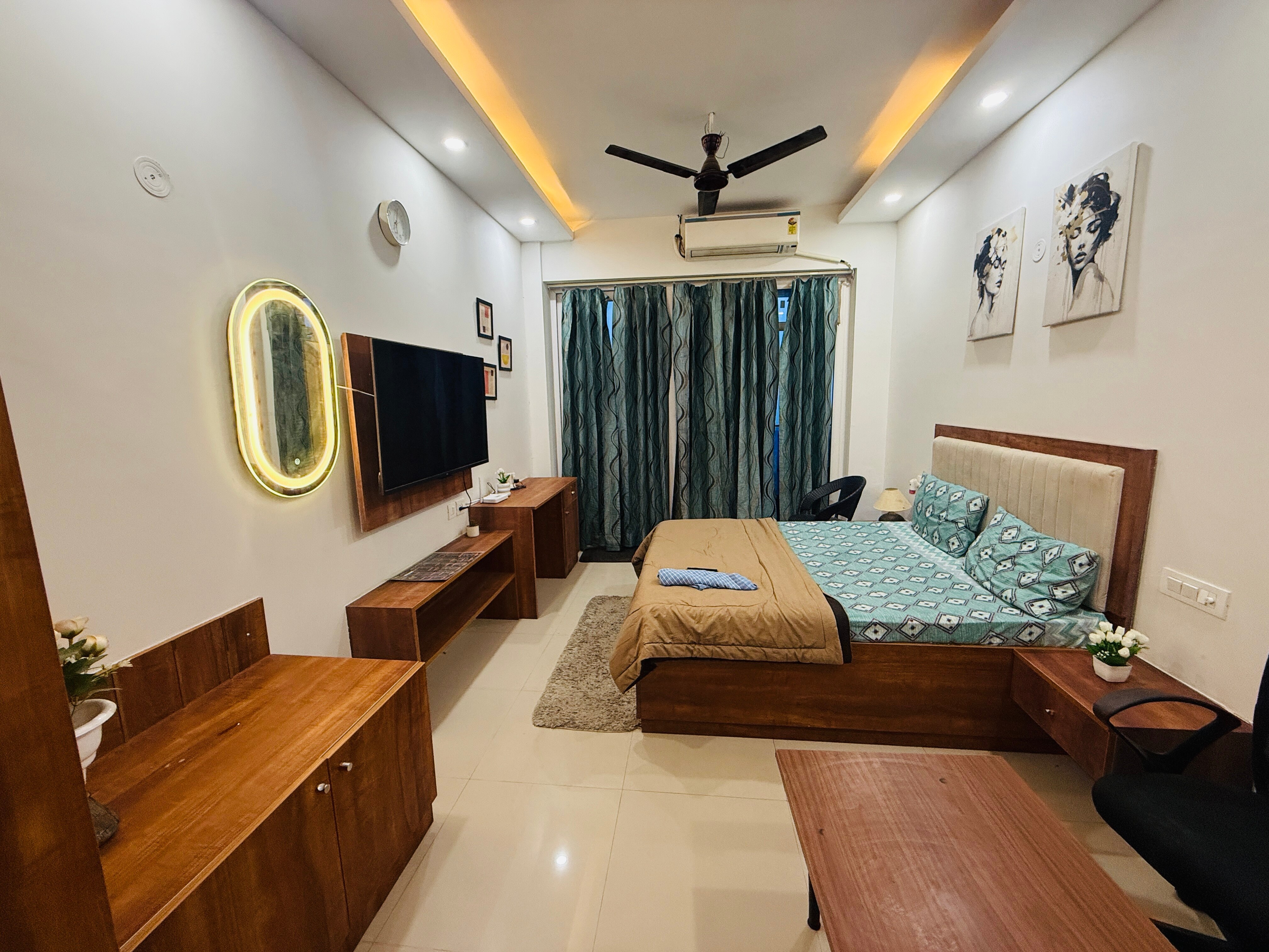 SK Studio 𝗕𝗢𝗢𝗞 Greater Noida Apartment