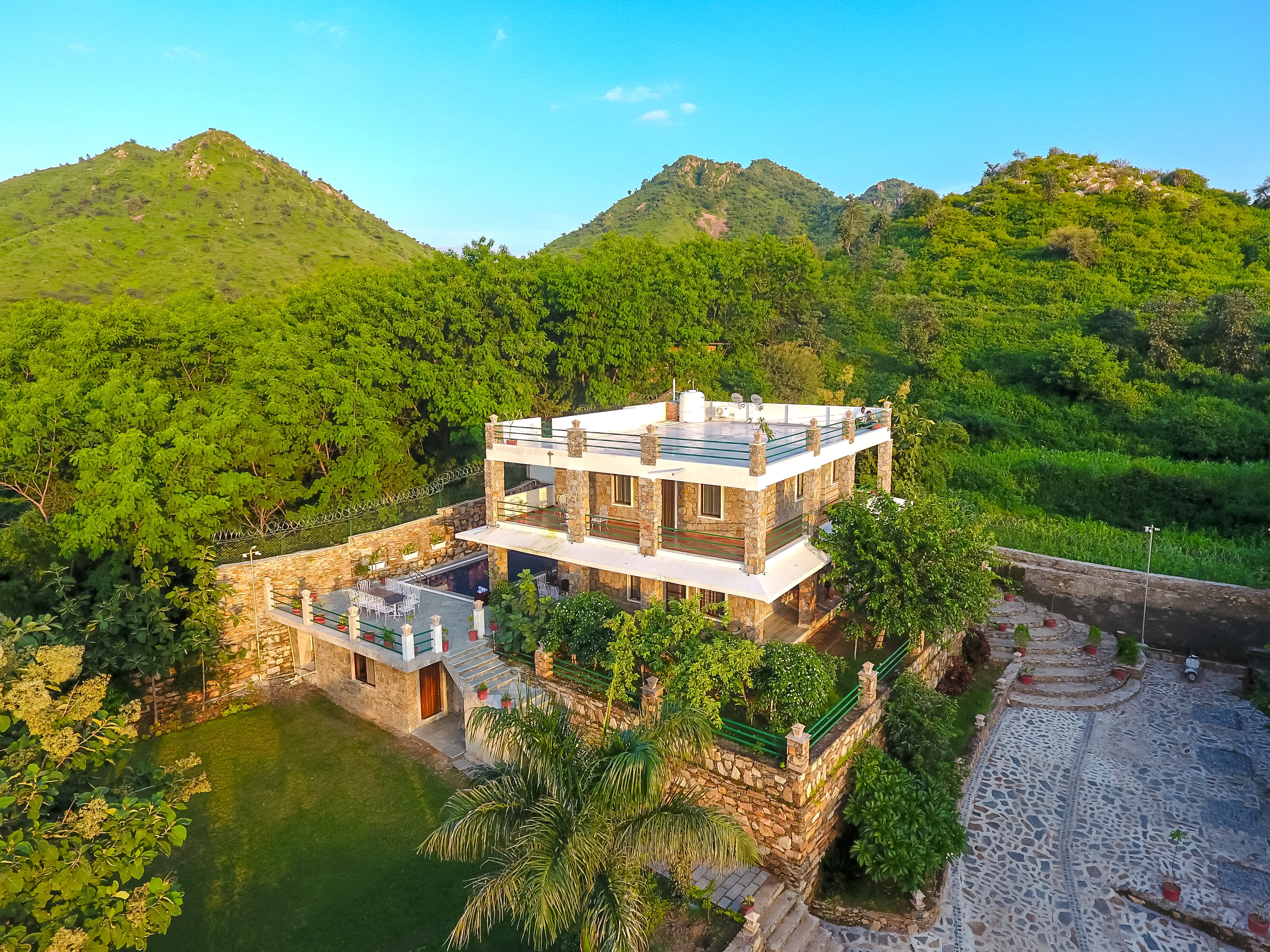 Kodiyat Villa | A luxury Pool Villa 𝗕𝗢𝗢𝗞 Udaipur Villa