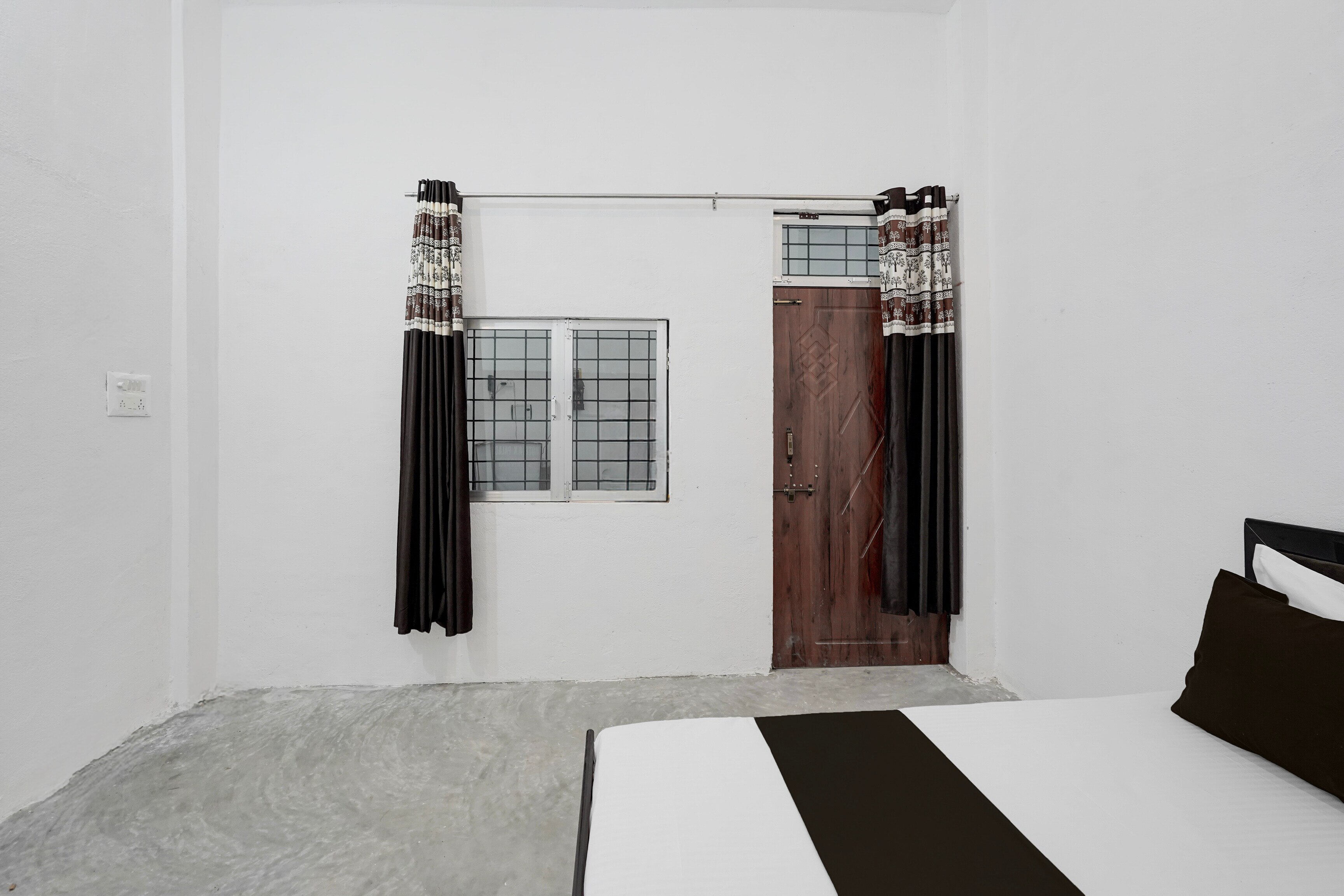 SPOT ON Hotel Veer Galaxy Ghatampur - Reviews, Photos & Offer