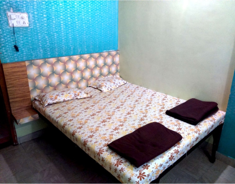 Hotel Pavan Dham 𝗕𝗢𝗢𝗞 Shirdi Guest House