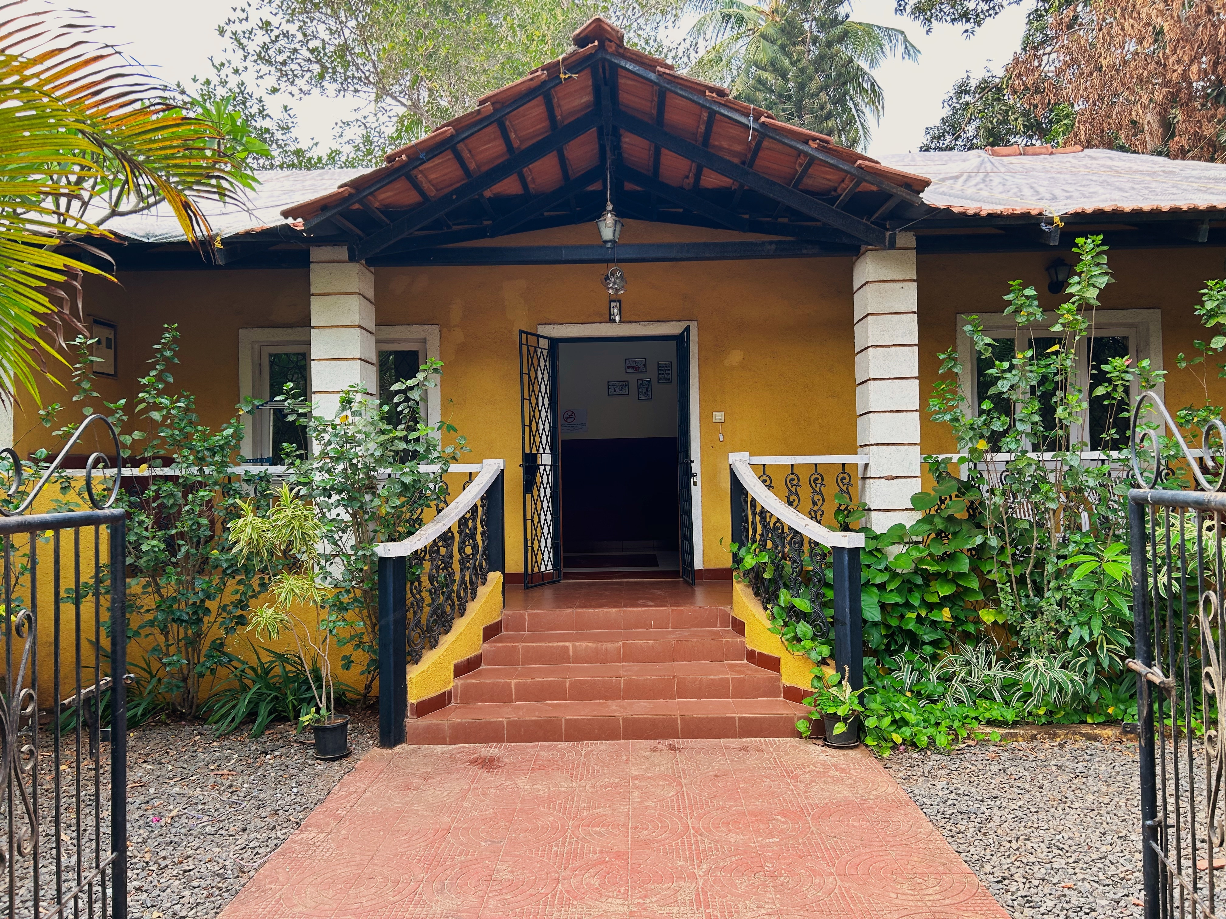 Yellow Footprints by Laze Around Us. 𝗕𝗢𝗢𝗞 Goa Villa