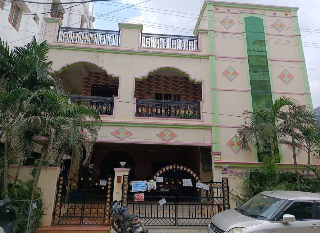 Tripurana's Terrace Stay 𝗕𝗢𝗢𝗞 Tirupati Homestay