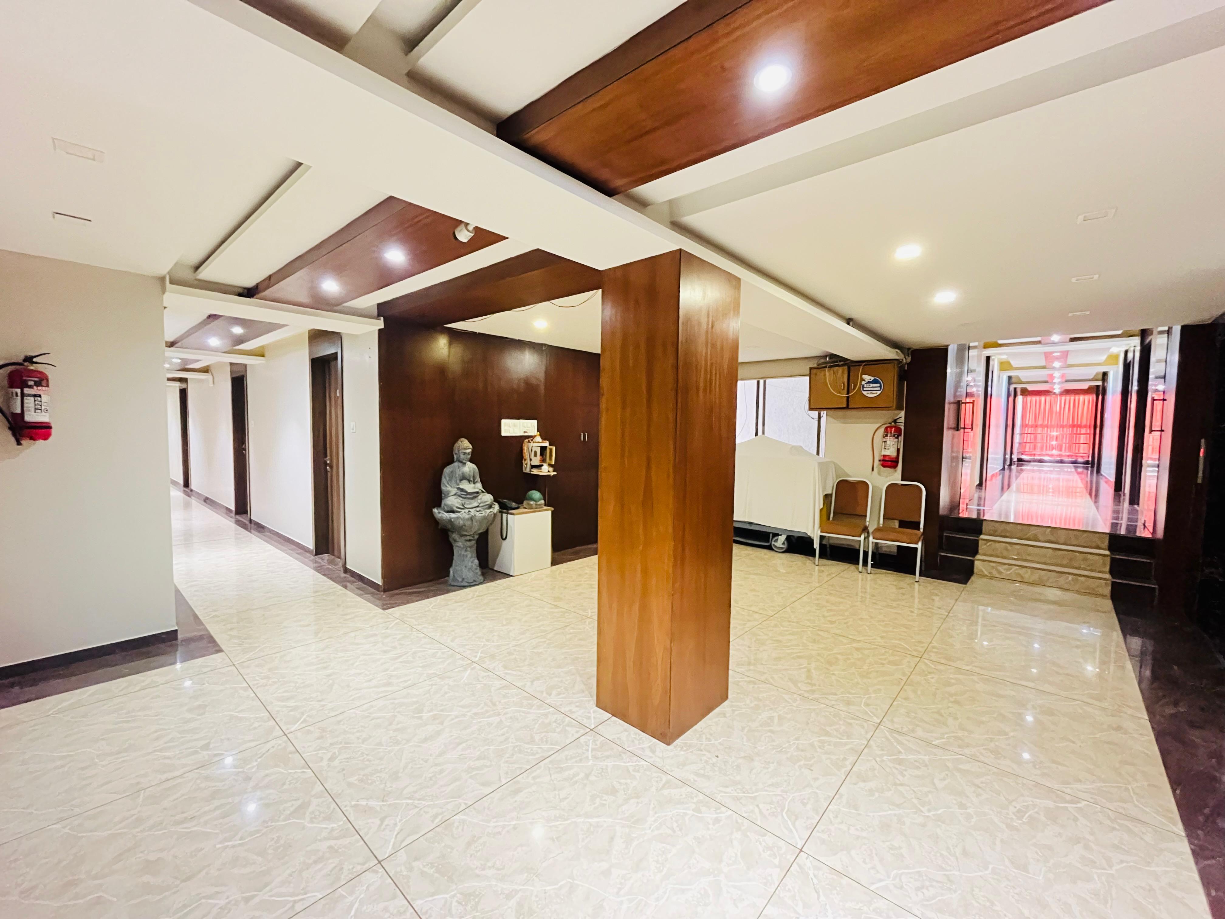 Hotel Utsav 𝗕𝗢𝗢𝗞 Jetpur Hotel