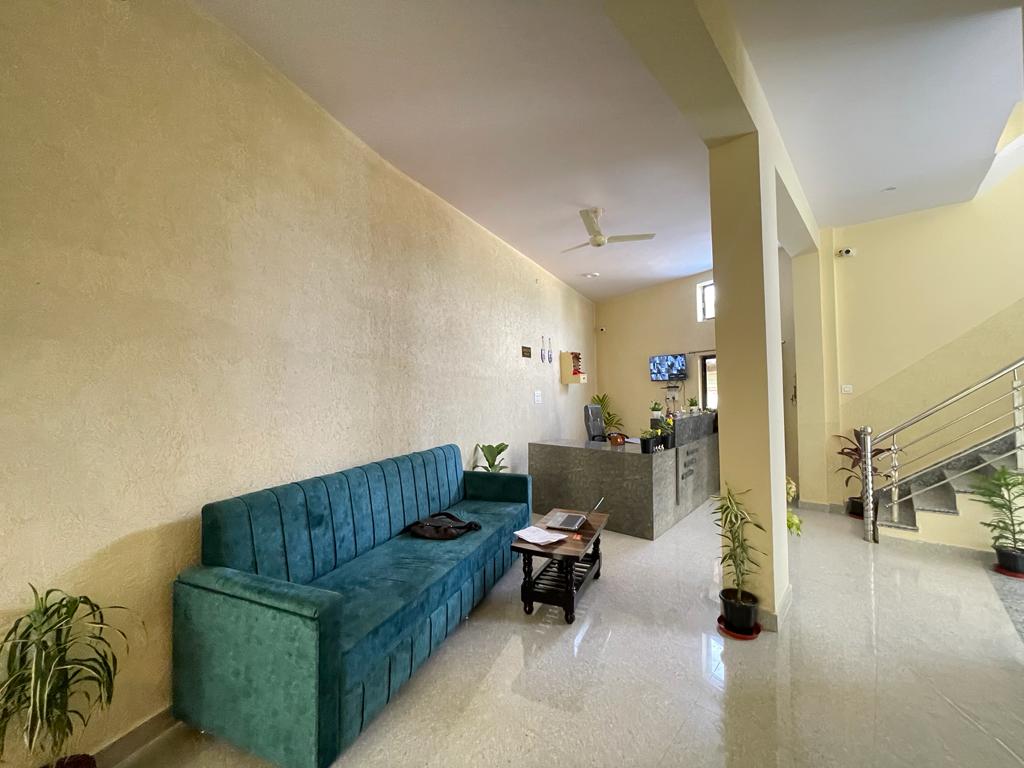 Hotel Gayatri Palace 𝗕𝗢𝗢𝗞 Pushkar Hotel