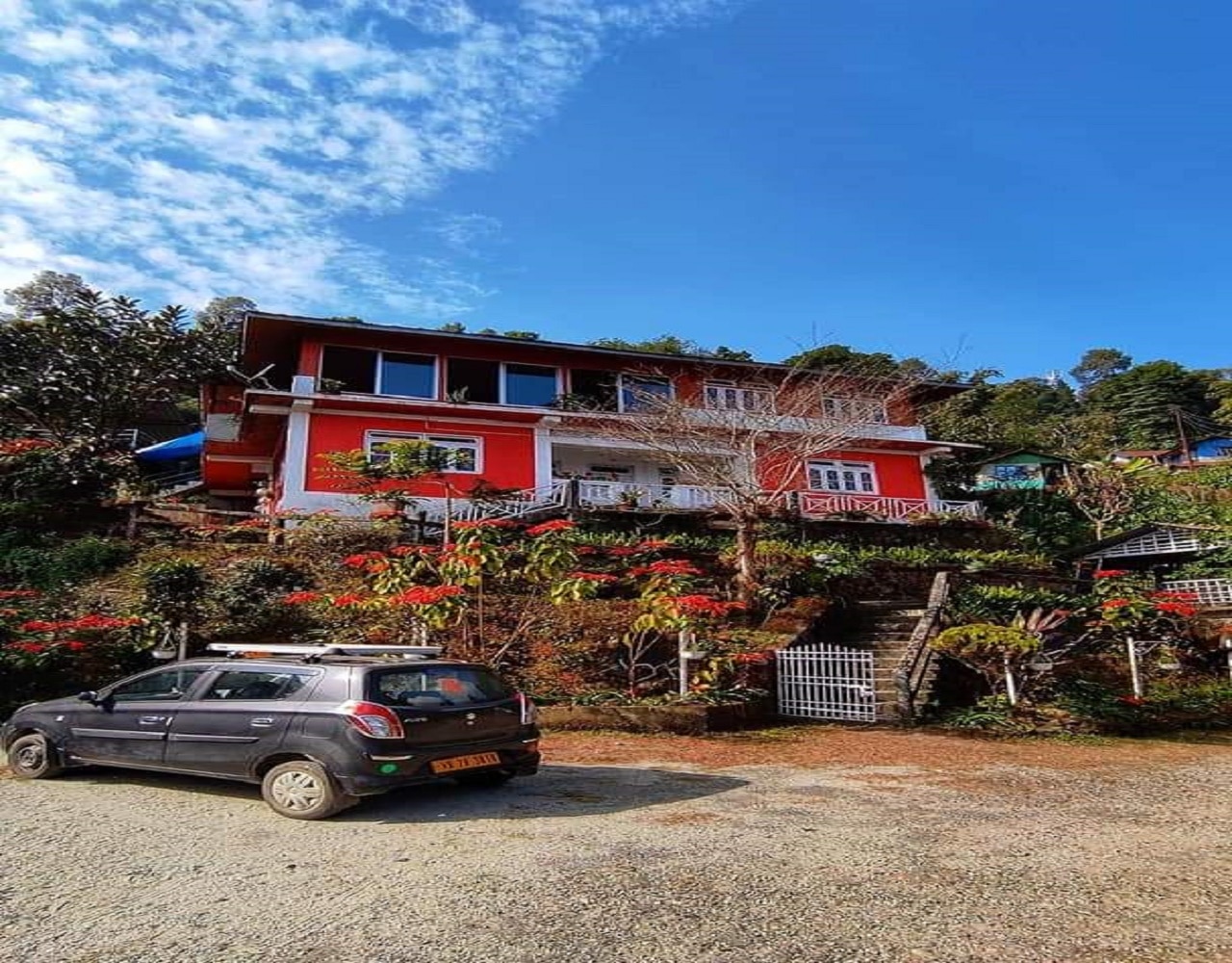 Rongo White House by StayApart 𝗕𝗢𝗢𝗞 Gorubathan Homestay