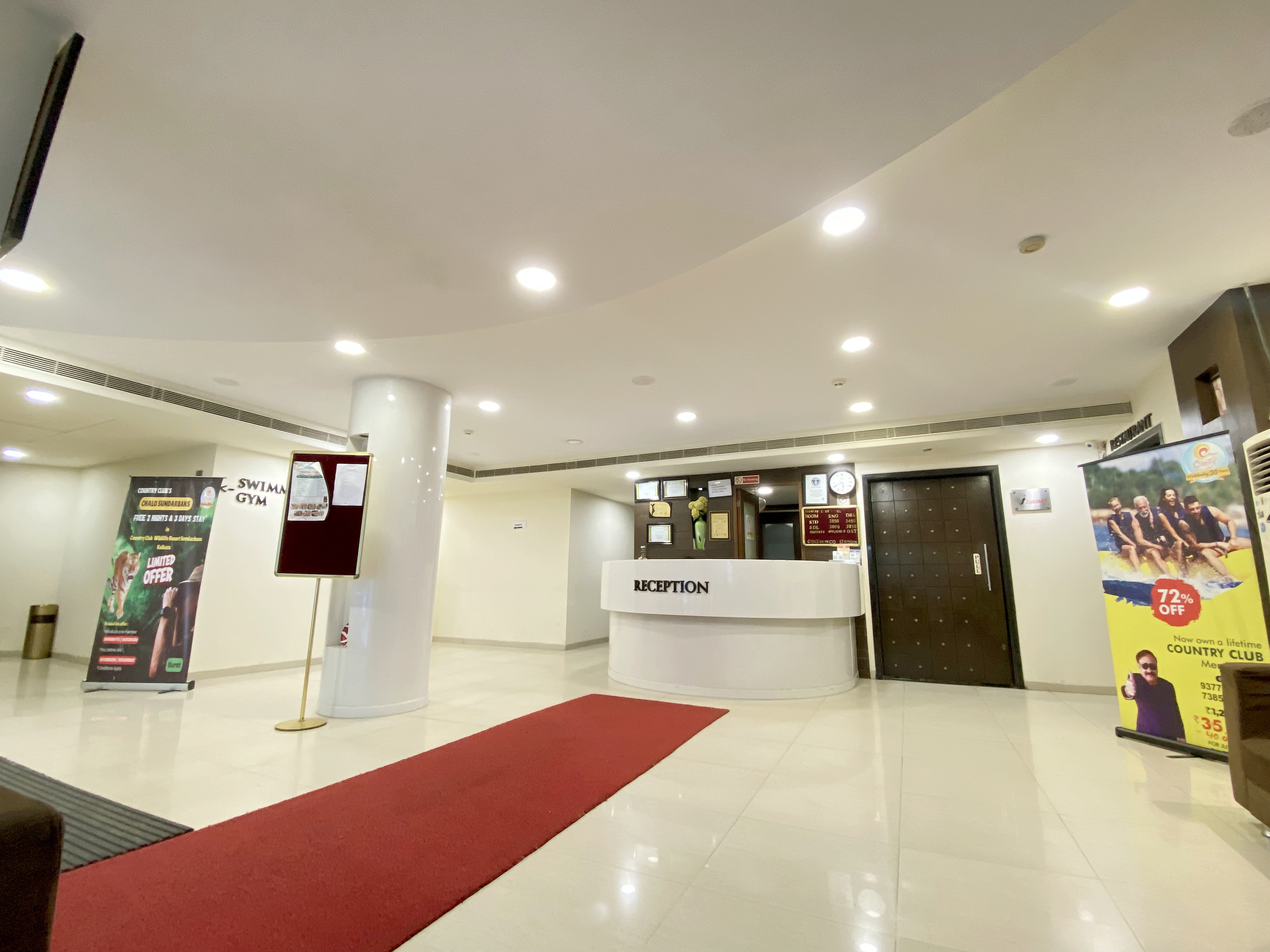 Country Club Hotel Surat 𝗕𝗢𝗢𝗞 Surat Hotel