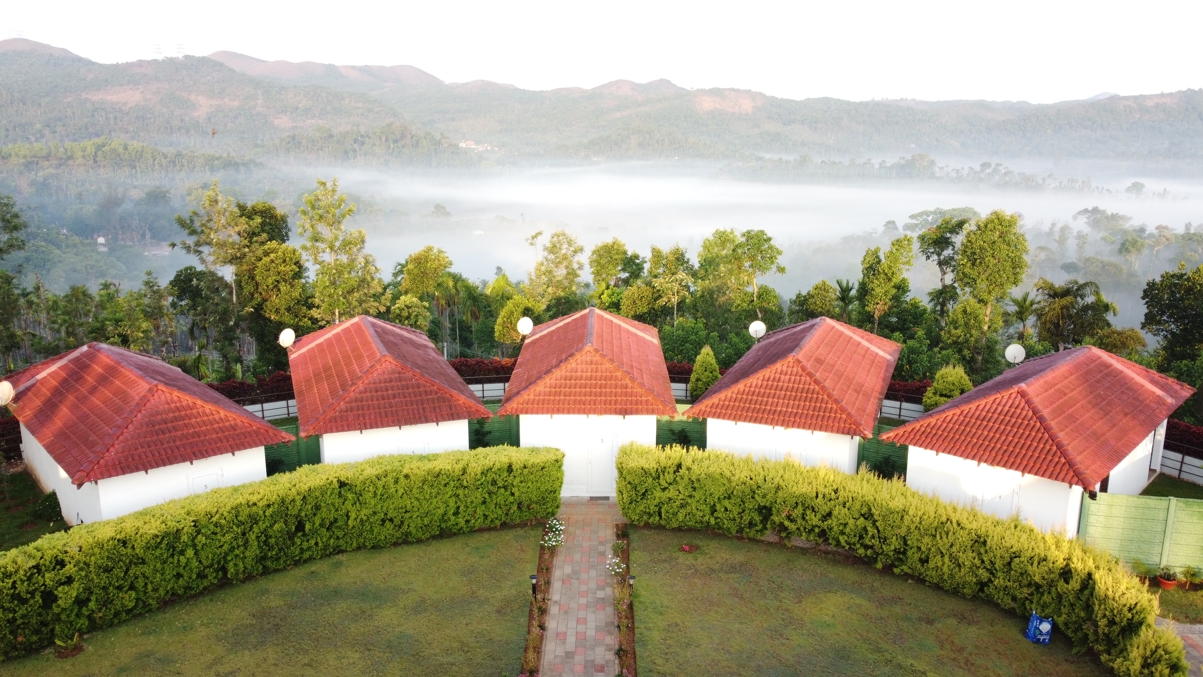 Sunset Valley Homestay | Rooms & Meals 𝗕𝗢𝗢𝗞 Mudigere Homestay