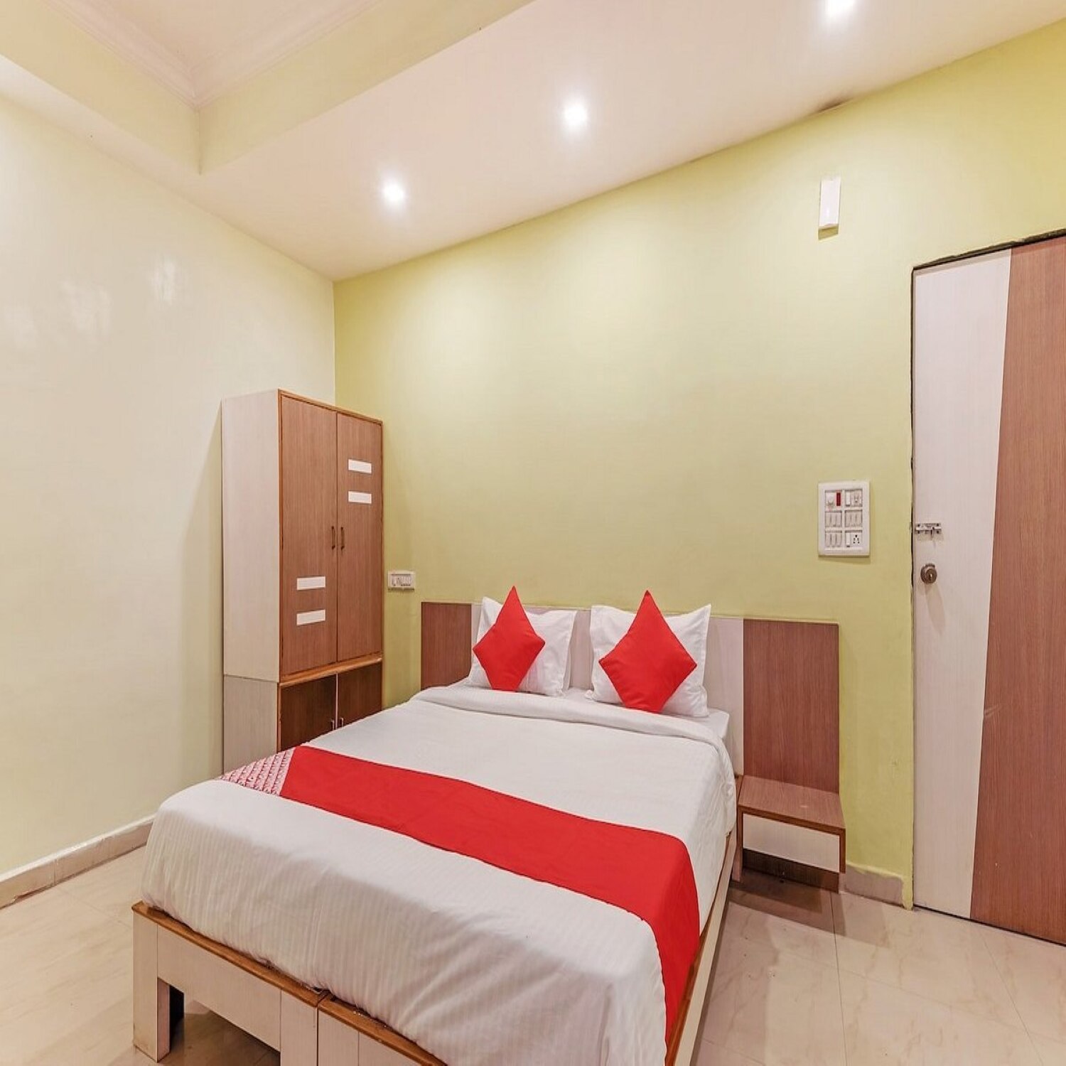 Hotel Dreamline 𝗕𝗢𝗢𝗞 Chhatrapati Sambhajinagar Hotel