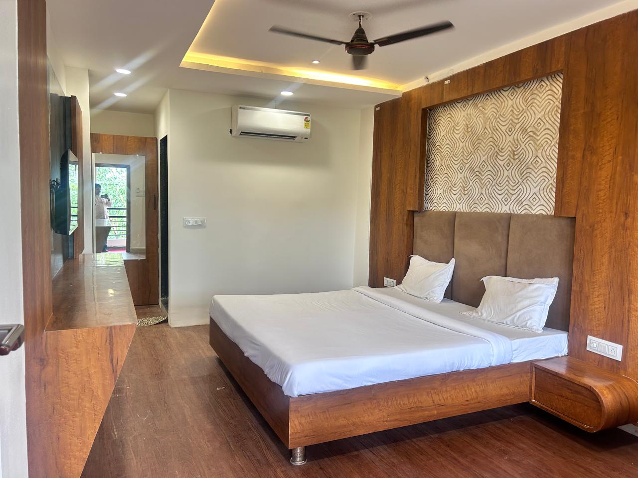 Hotel Shree Anant Ujjain - Reviews, Photos & Offer