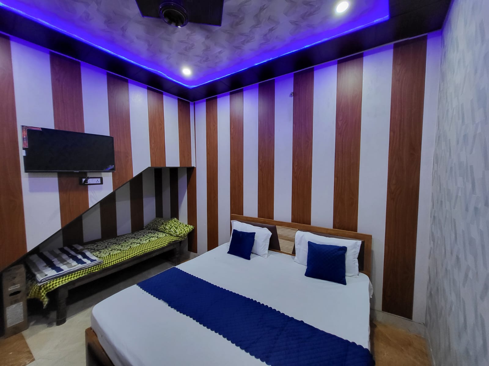 Ayodhya Darshan Palace 𝗕𝗢𝗢𝗞 Ayodhya Homestay